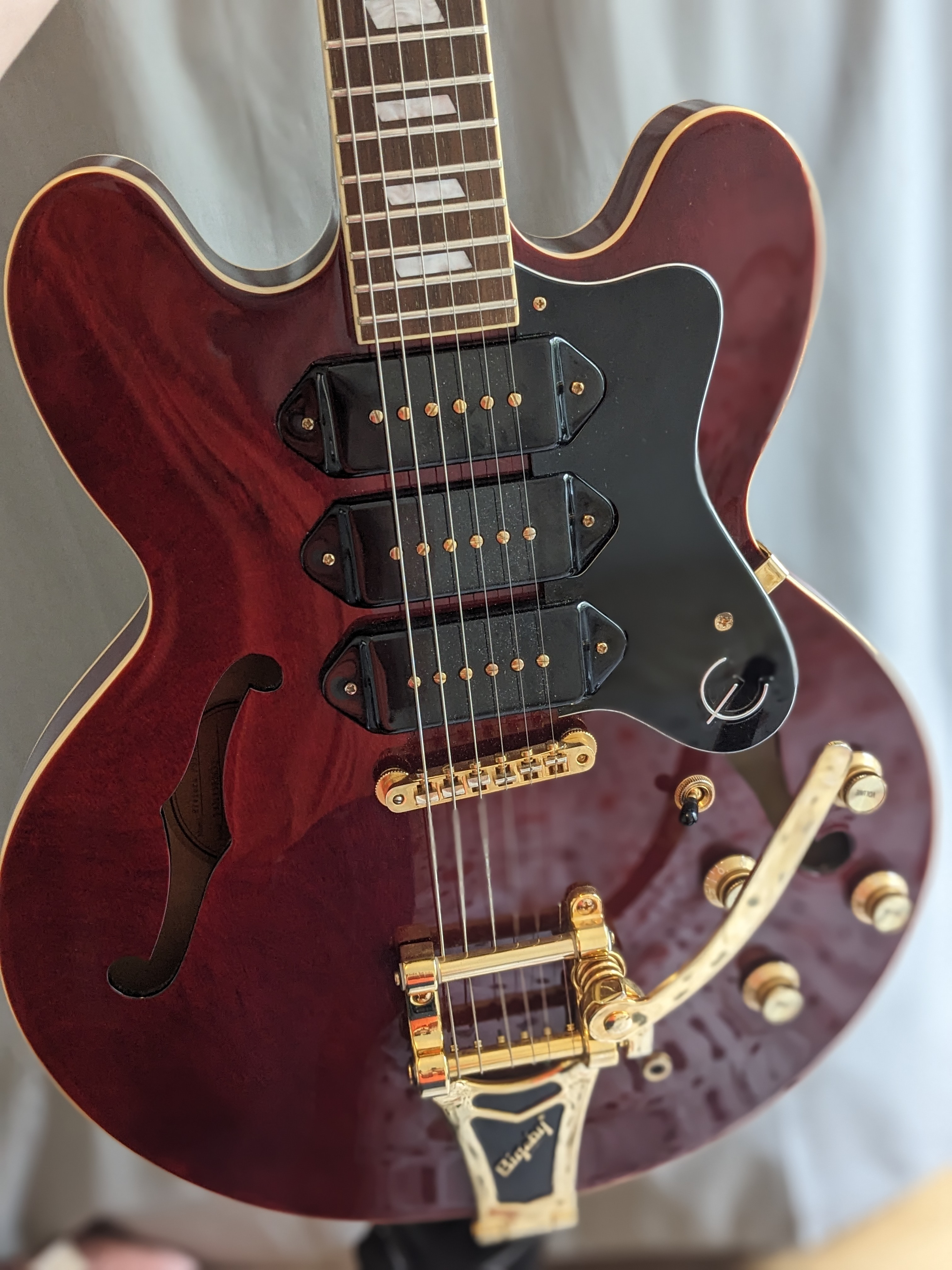 Riviera Custom P93 - Epiphone Riviera Custom P93 - Audiofanzine