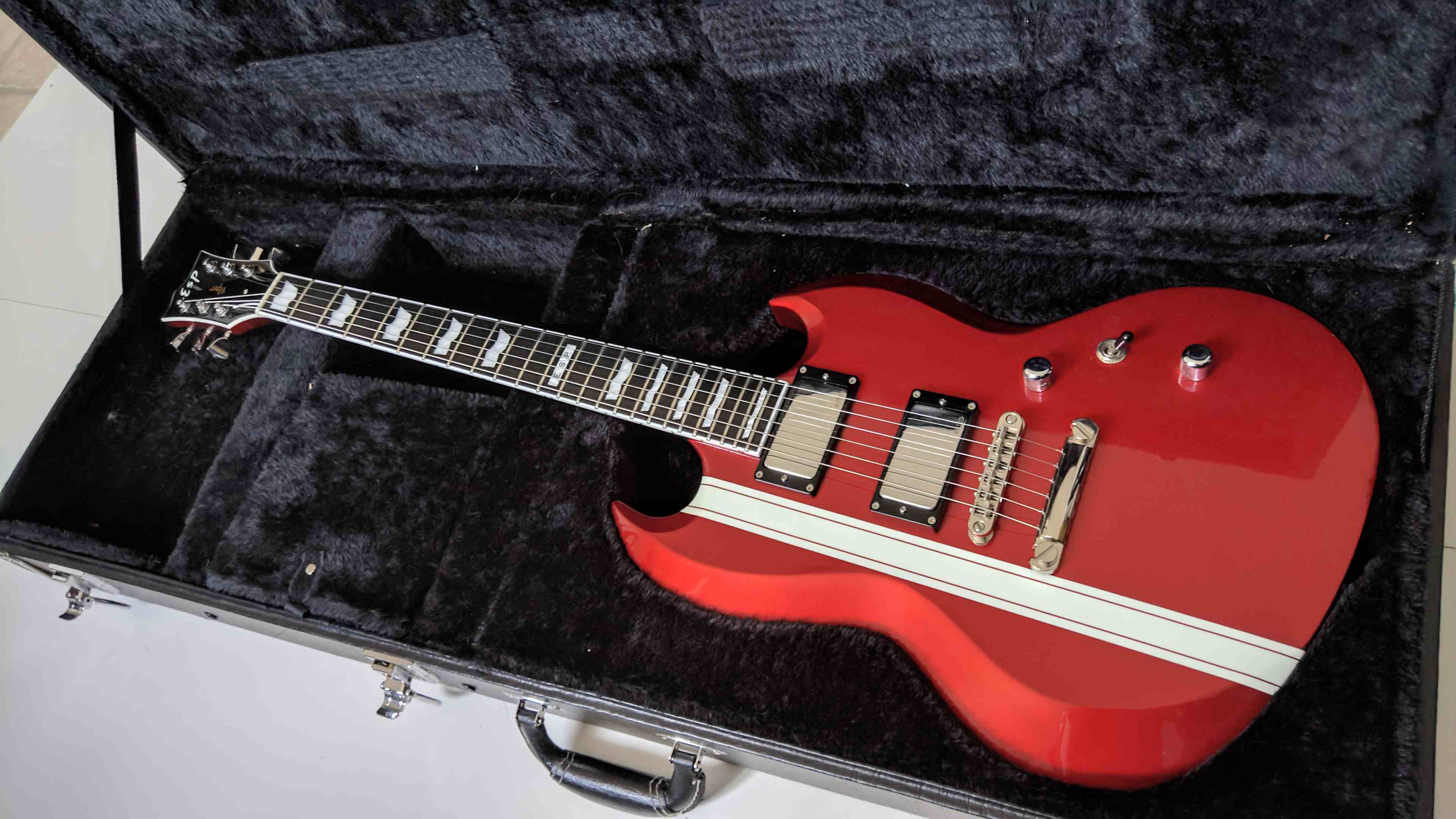 ESP Viper - Racing Red image (#2040276) - Audiofanzine