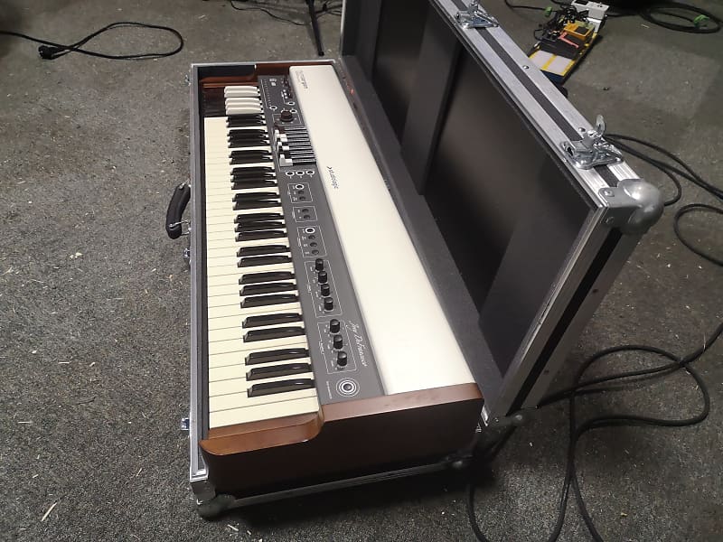 Numa Organ Joey DeFrancesco Model Fatar / Studiologic - Audiofanzine