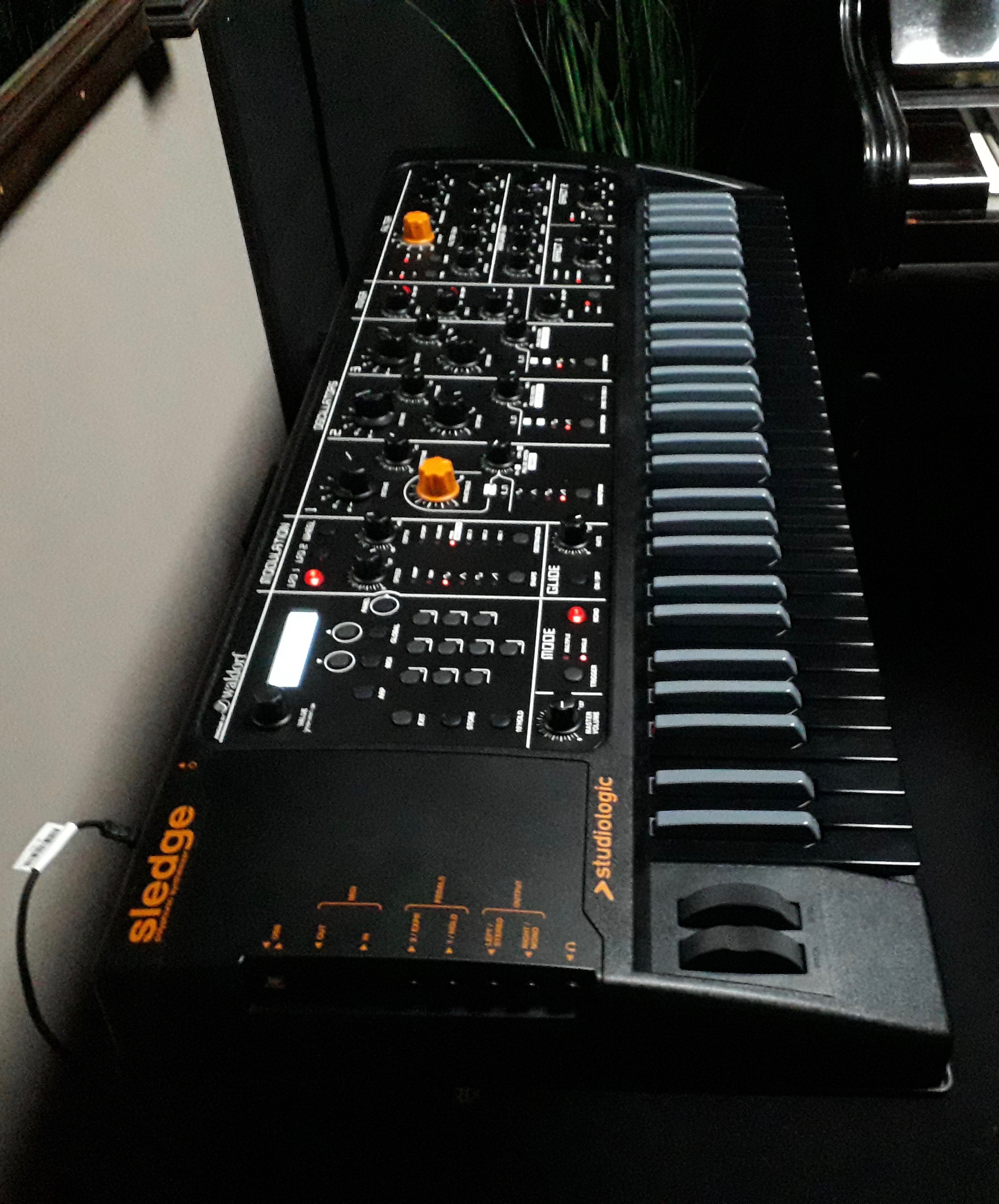 Sledge Black Edition - Fatar / Studiologic Sledge Black Edition - Audiofanzine