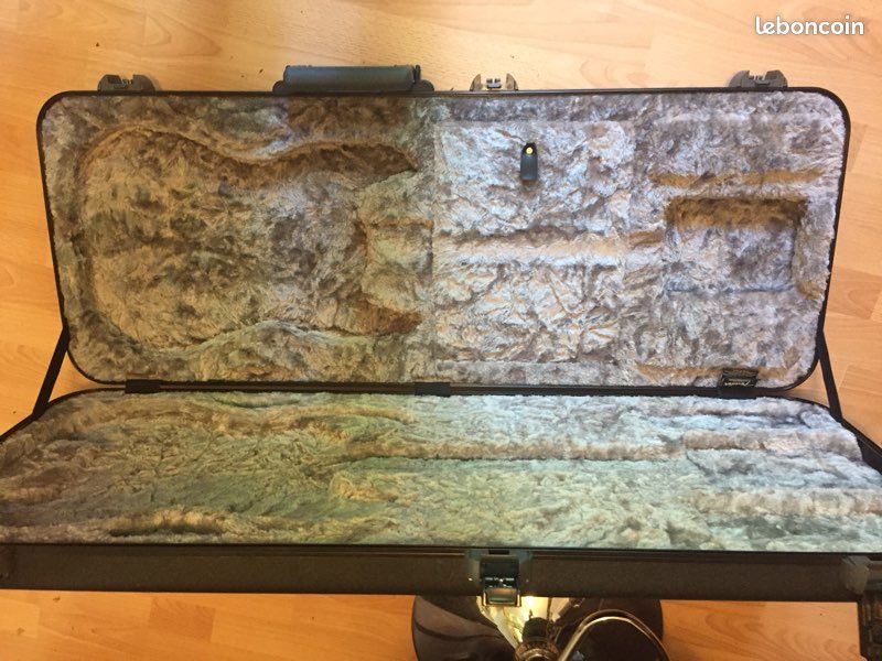 ABS Molded Strat/Tele Case - Fender ABS Molded Strat/Tele Case ...