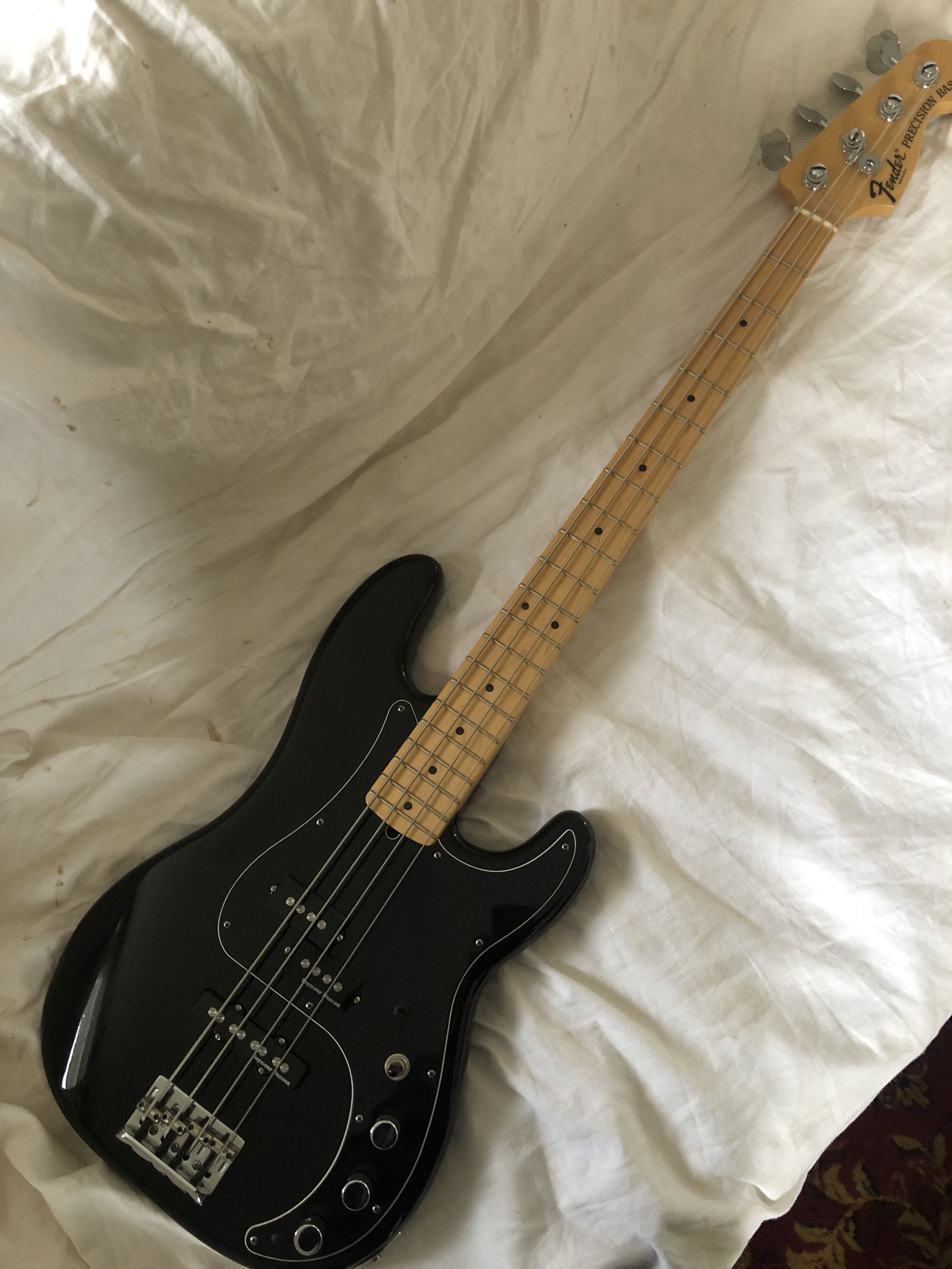 American Deluxe Precision Bass [2010-2015] Fender - Audiofanzine