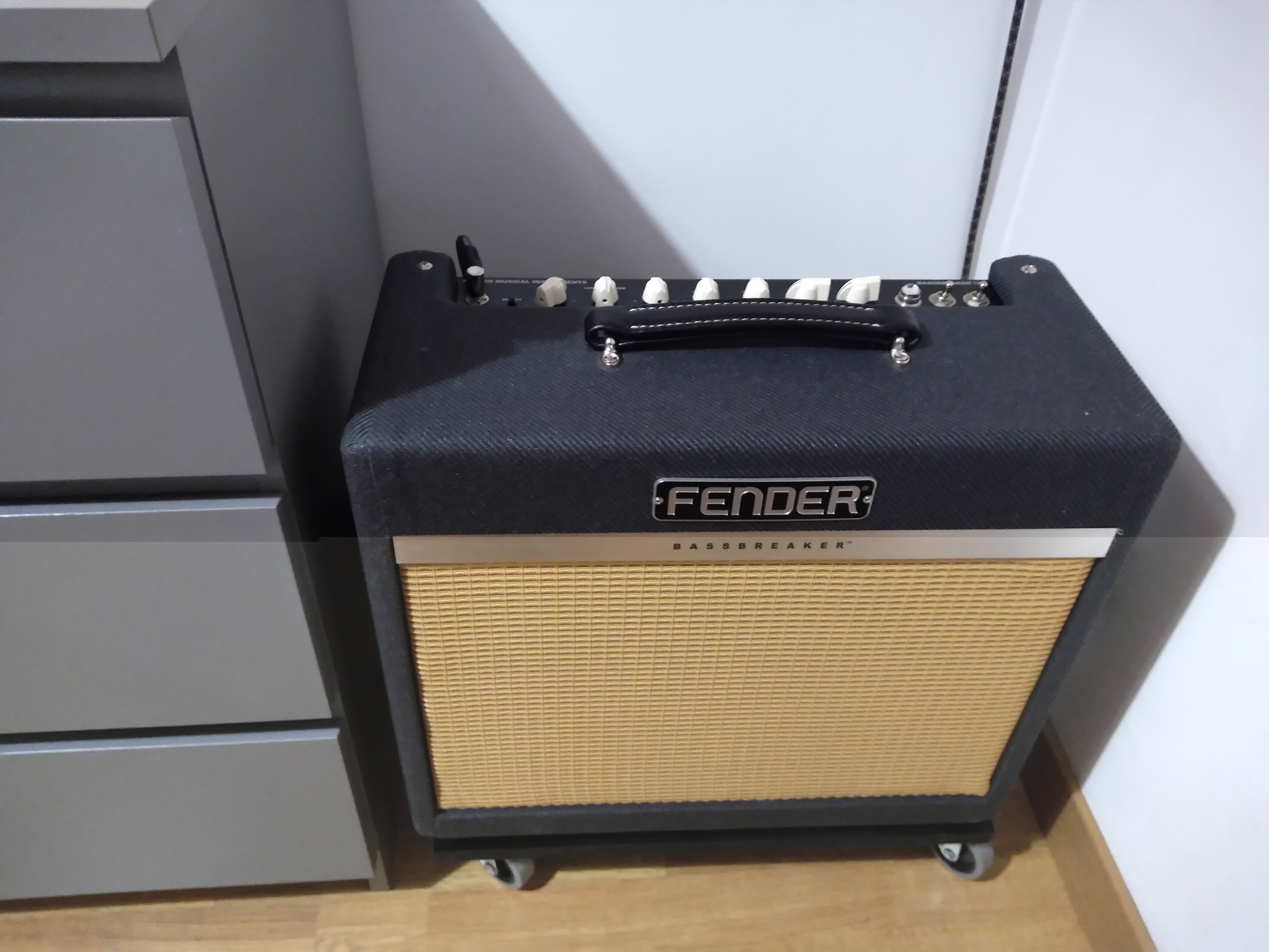 Bassbreaker 15 Combo - Fender Bassbreaker 15 Combo - Audiofanzine
