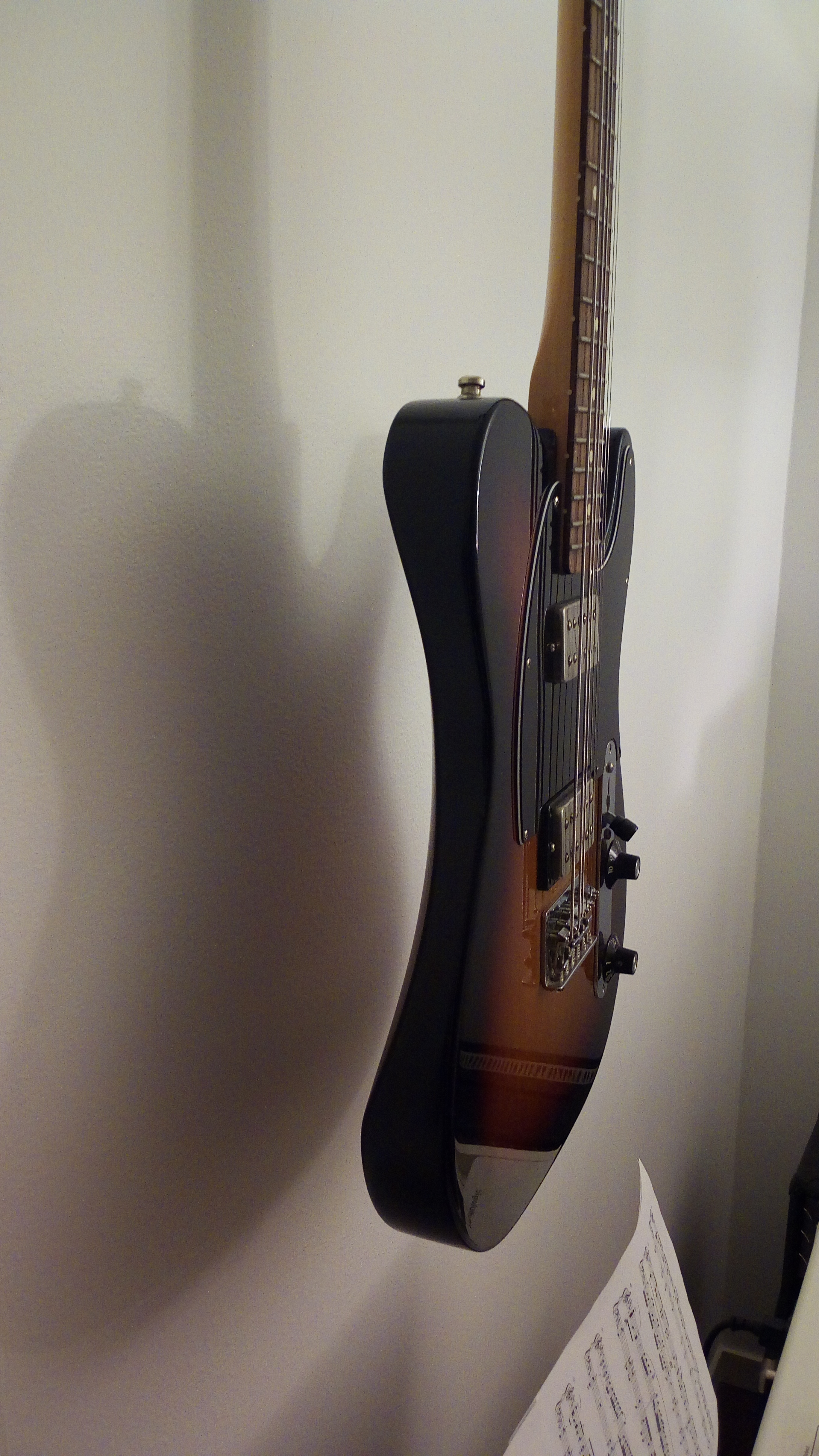 Blacktop Baritone Telecaster Fender - Audiofanzine