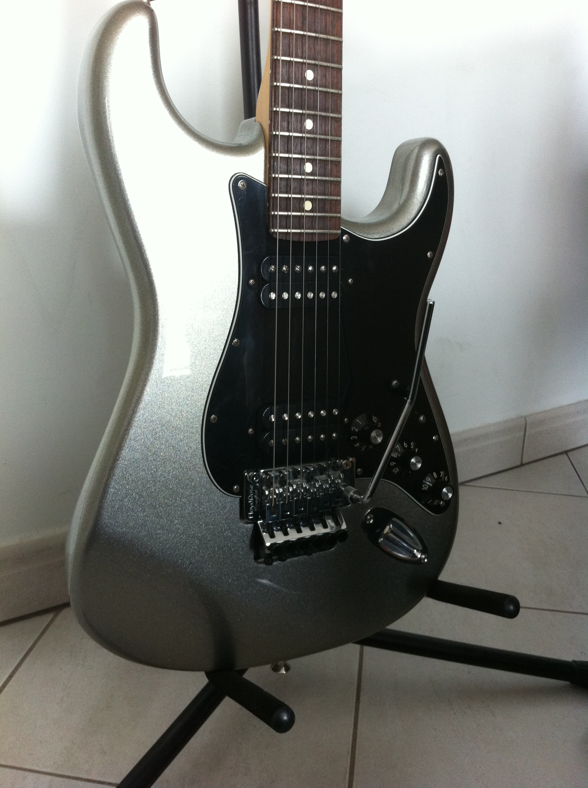 Photo Fender Blacktop Stratocaster HH : Fender Blacktop Stratocaster HH ...