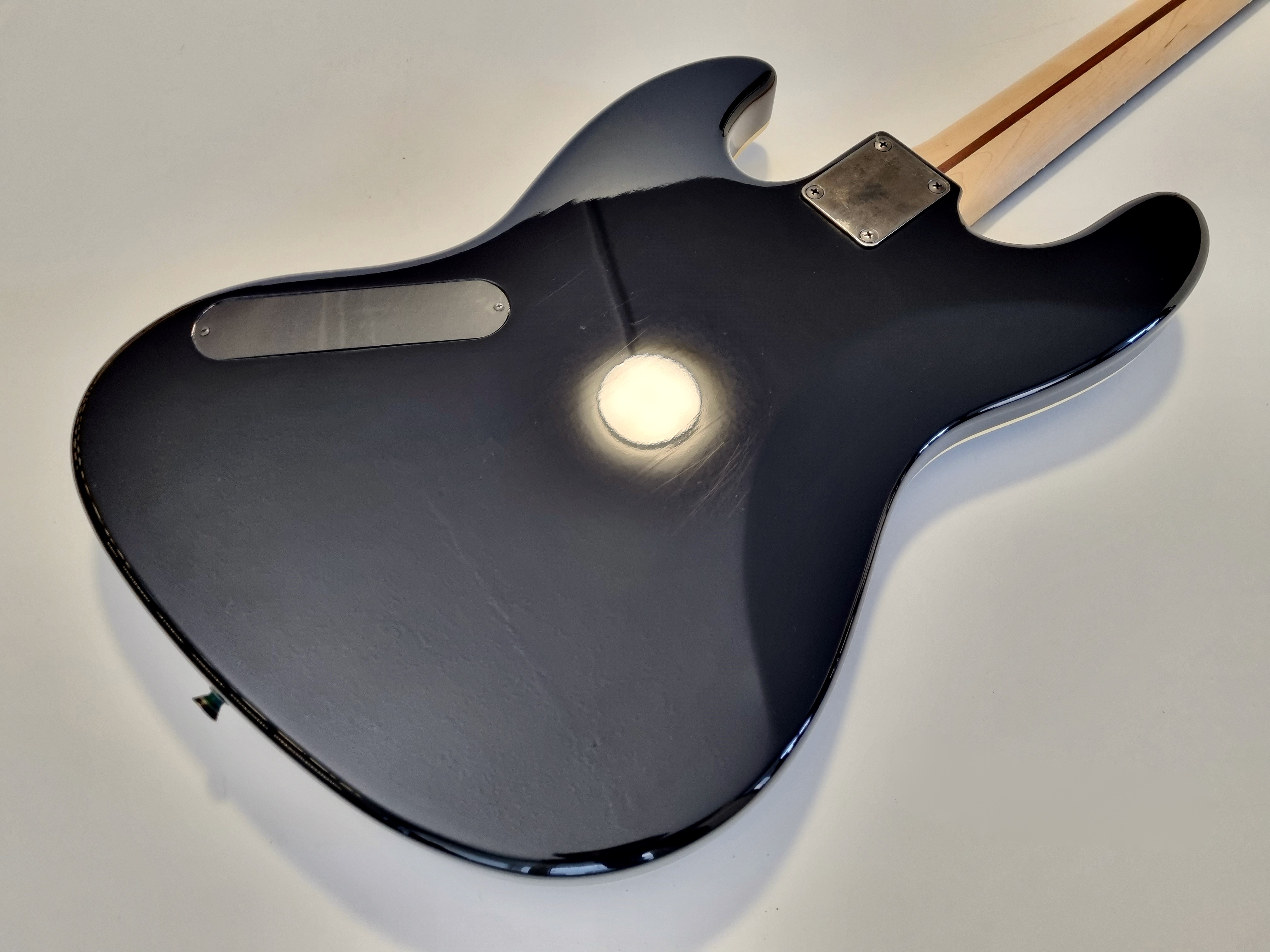 Deluxe Aerodyne Jazz Bass Fender Deluxe Aerodyne Jazz Bass Audiofanzine