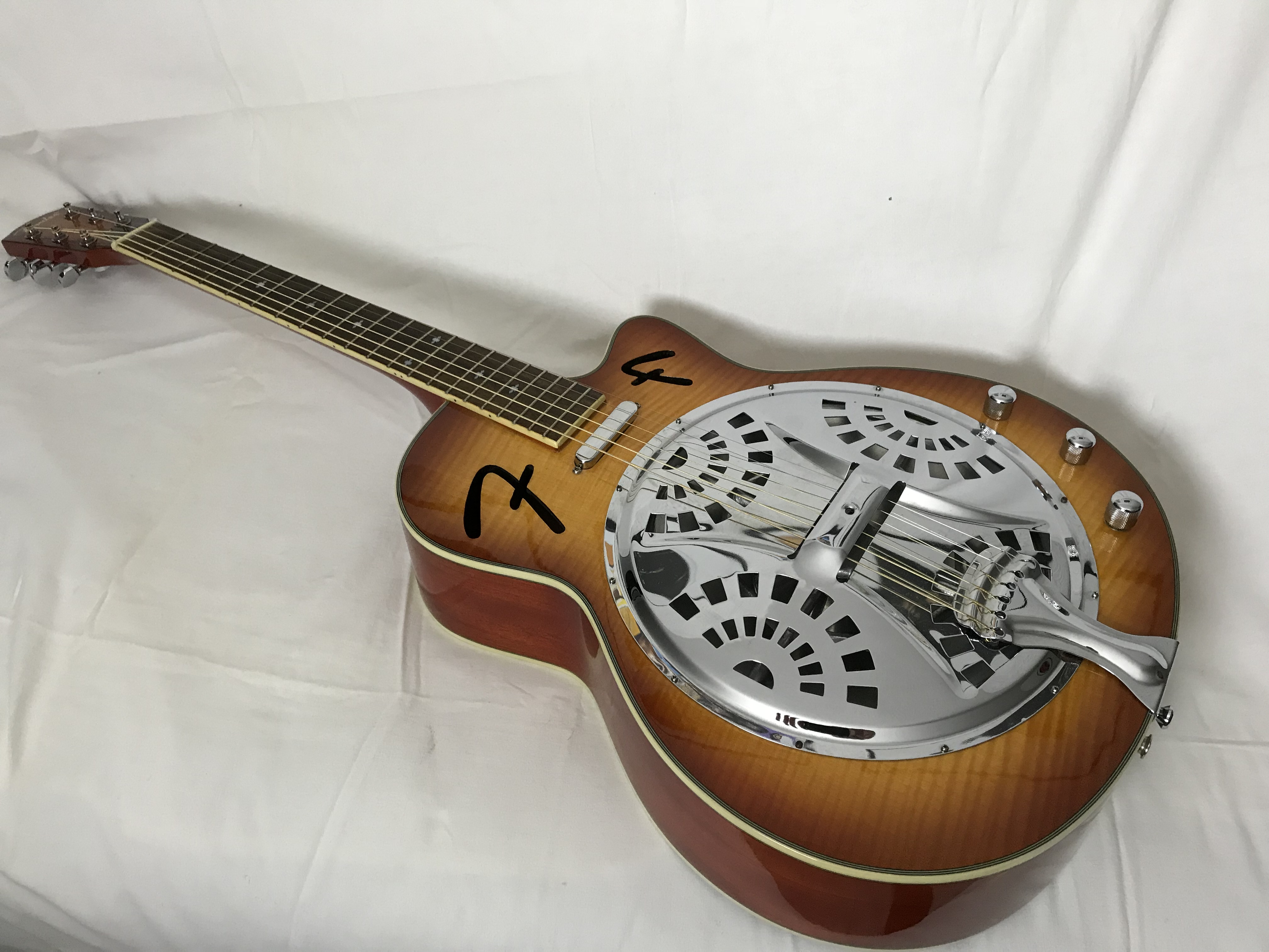 A vender, Dobro Fender FR50-CE (Lorraine) - Audiofanzine