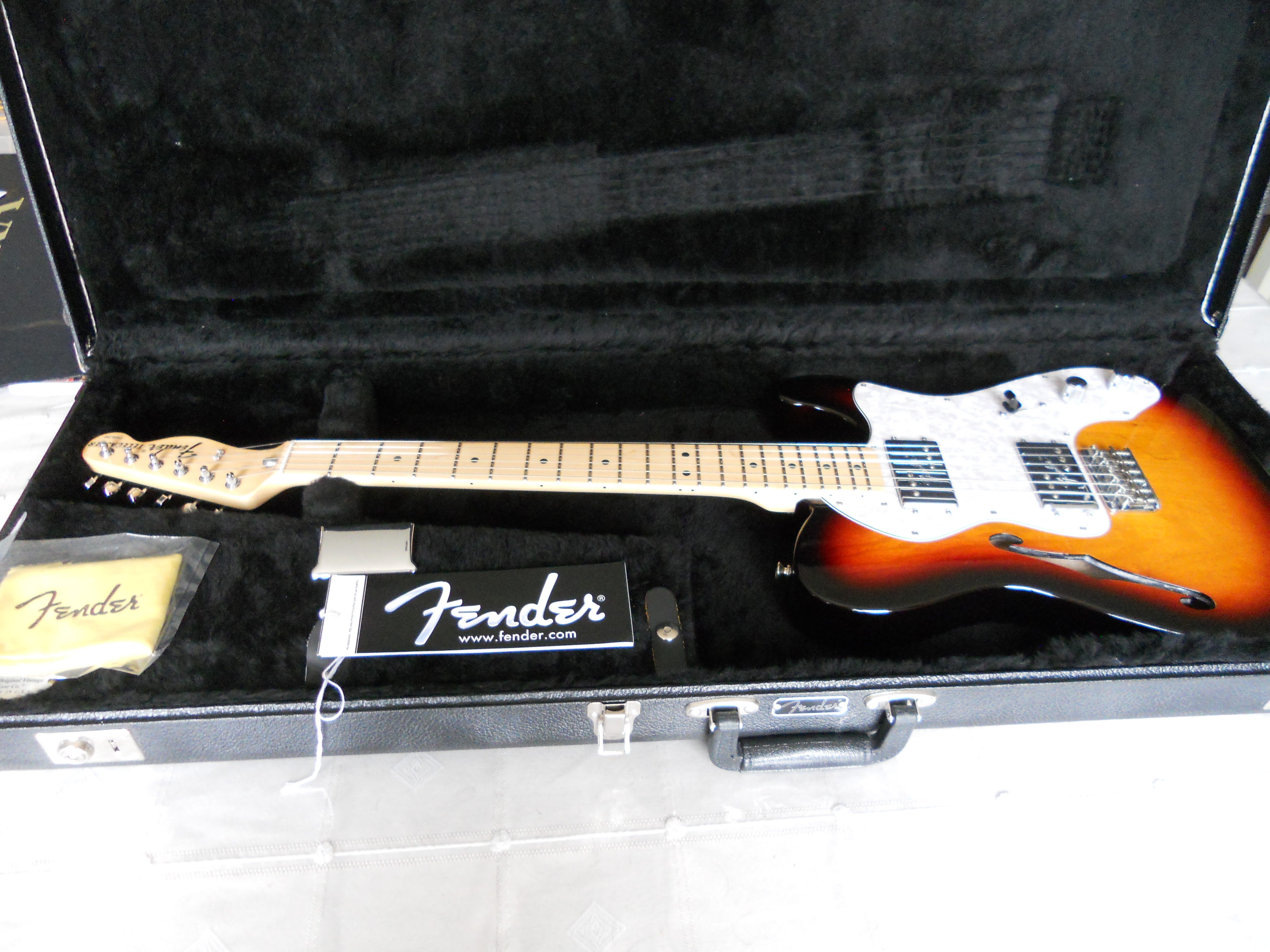 FSR 2012 American Vintage '72 Tele Thinline Fender - Audiofanzine