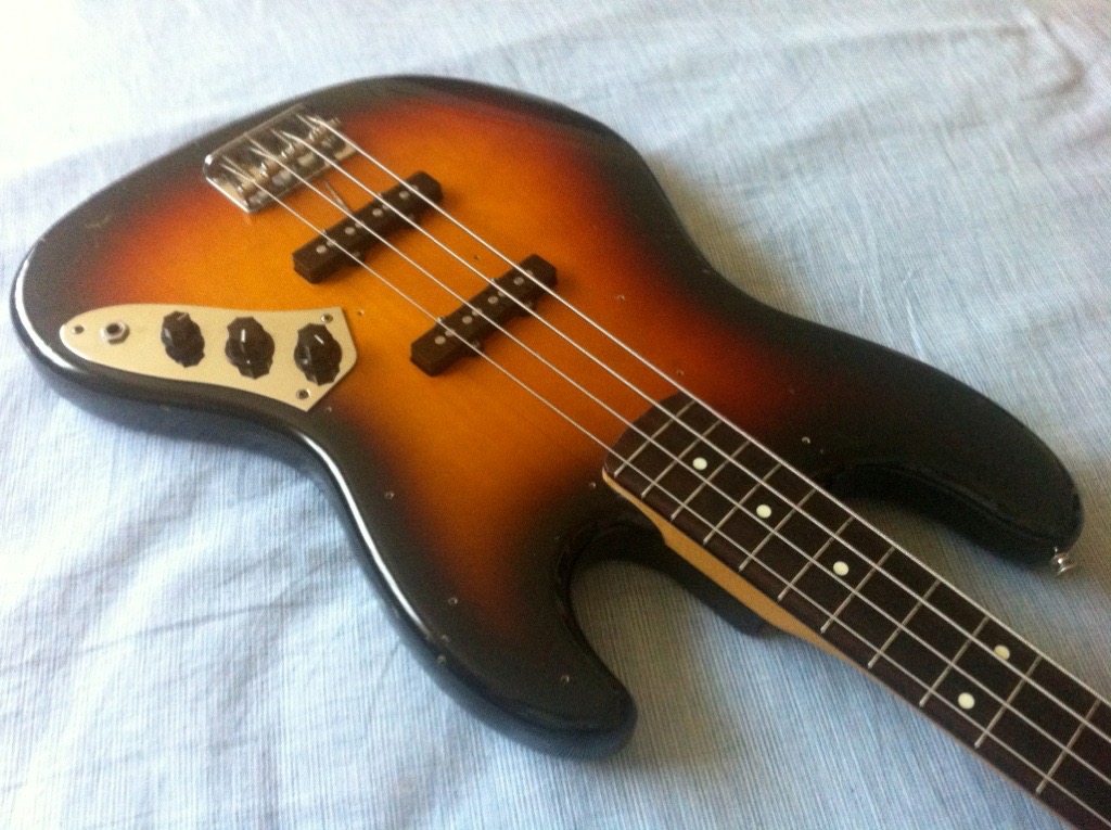 Jazz Bass Japan - Fender Jazz Bass Japan - Audiofanzine