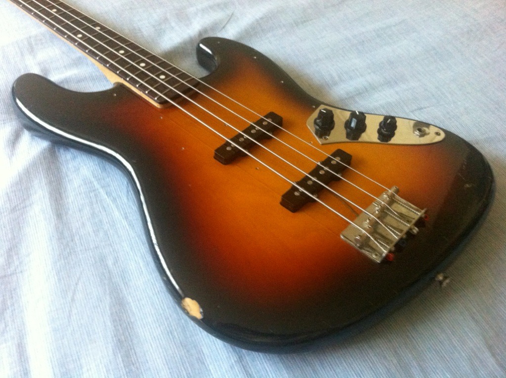 Jazz Bass Japan - Fender Jazz Bass Japan - Audiofanzine