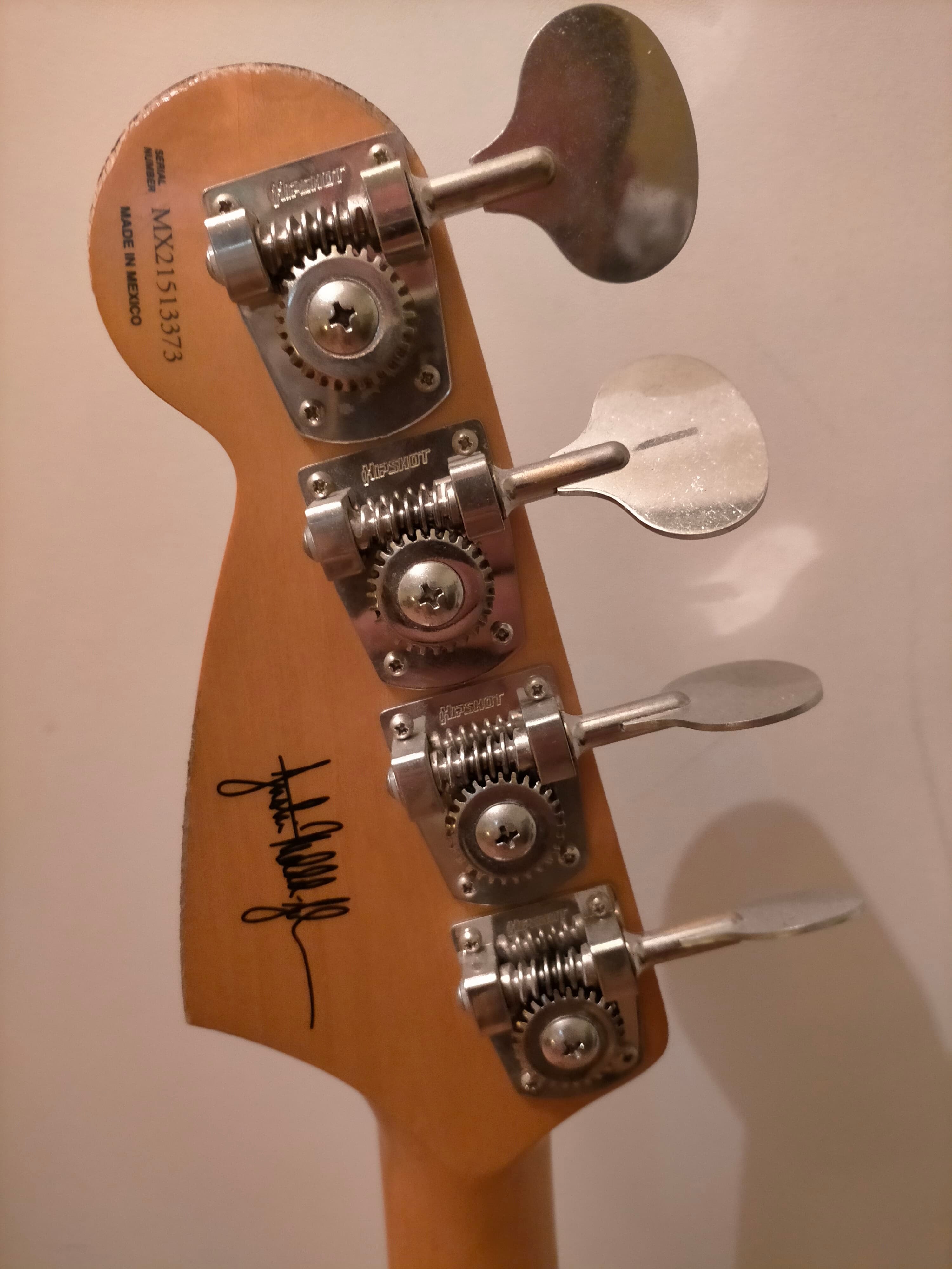 JMJ Road Worn Mustang Bass - Fender JMJ Road Worn Mustang Bass ...