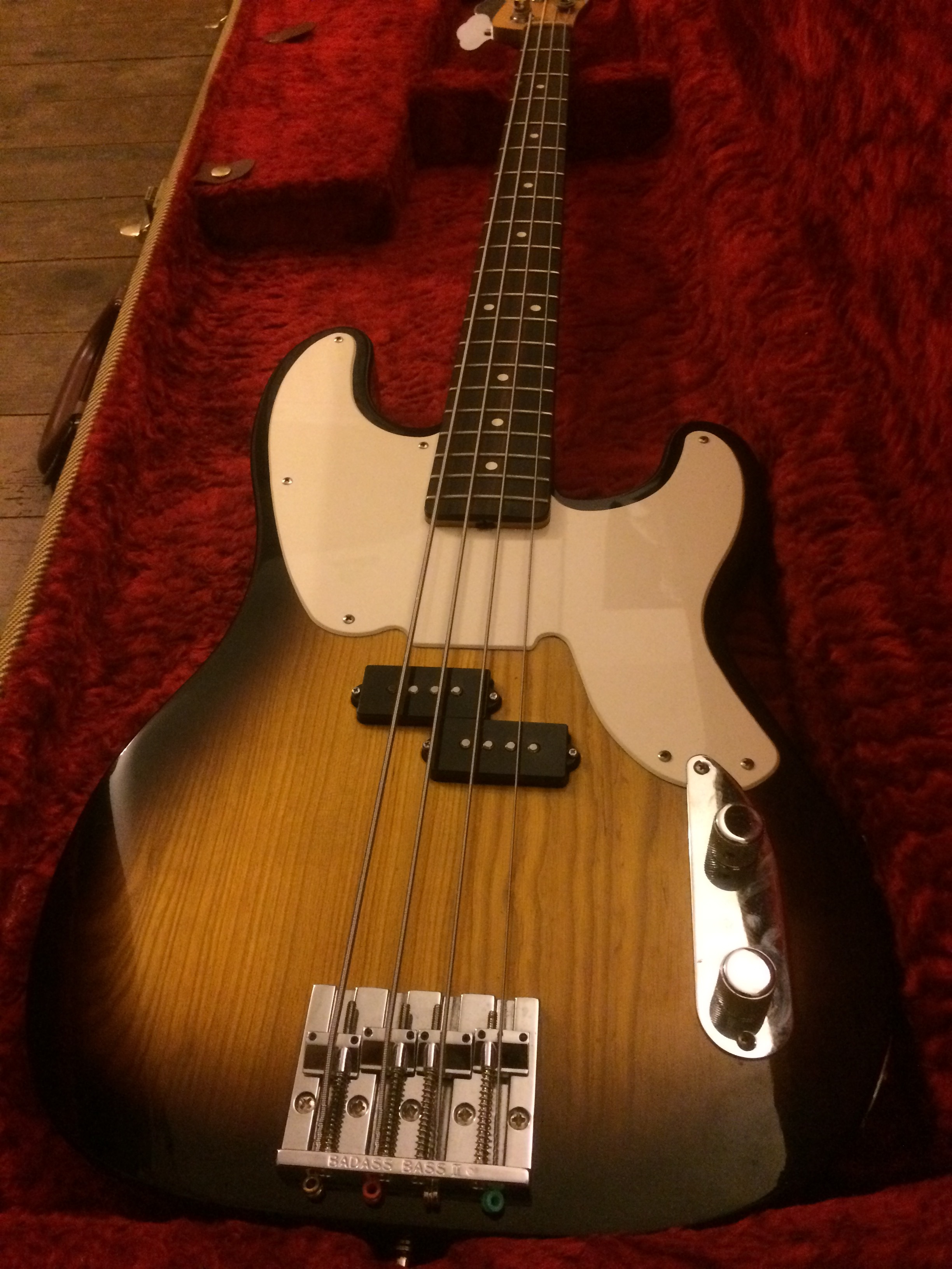 MIKE DIRNT PRECISION BASS - Fender Mike Dirnt Precision Bass - Audiofanzine