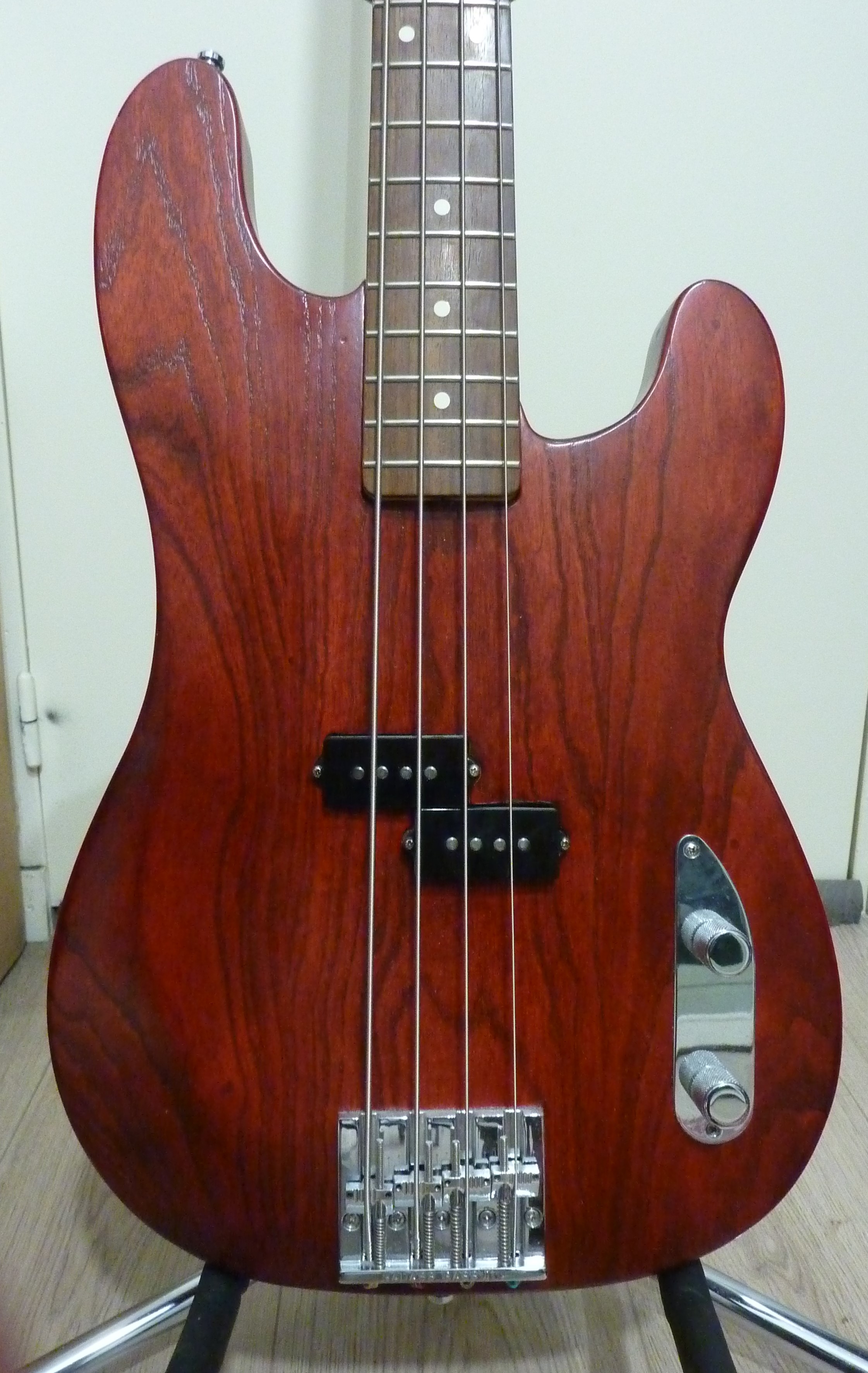 Mike Dirnt Precision Bass - Fender Mike Dirnt Precision Bass - Audiofanzine