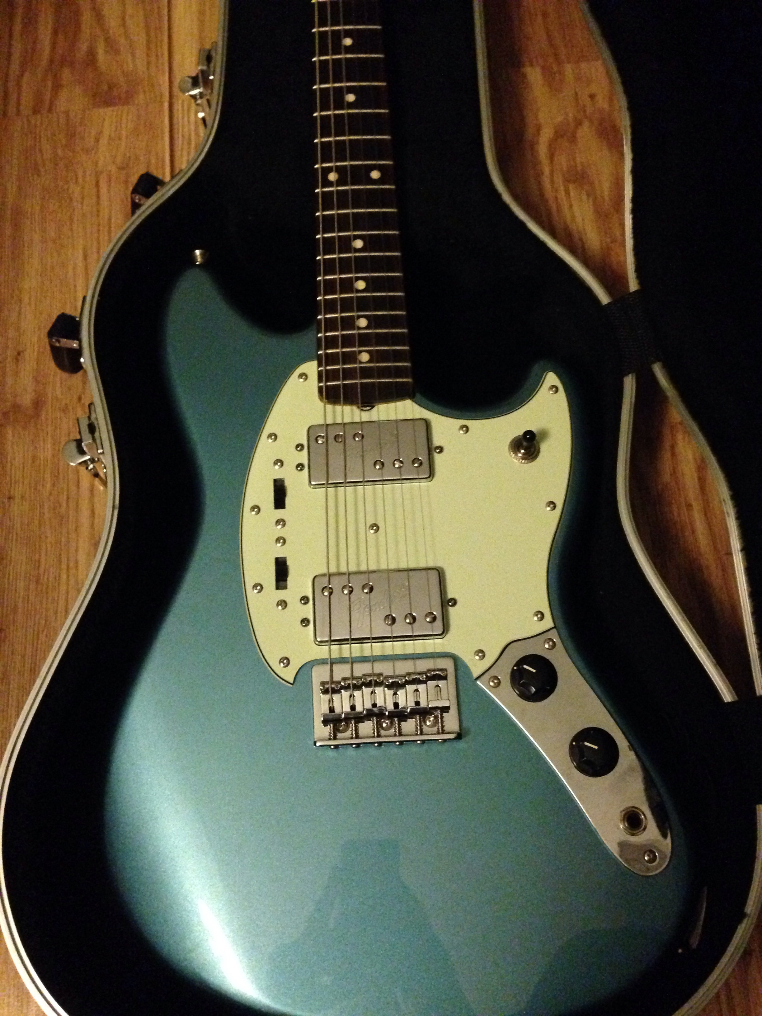 PAWN SHOP MUSTANG SPECIAL - Fender Pawn Shop Mustang Special - Audiofanzine