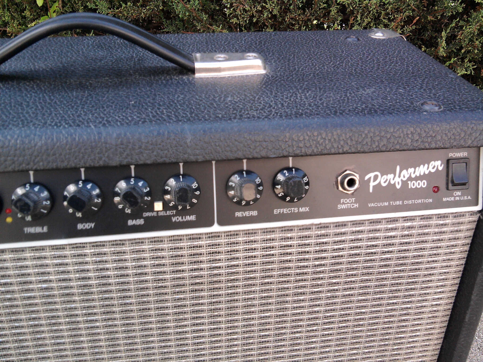 PERFORMER 1000 - Fender Performer 1000 - Audiofanzine