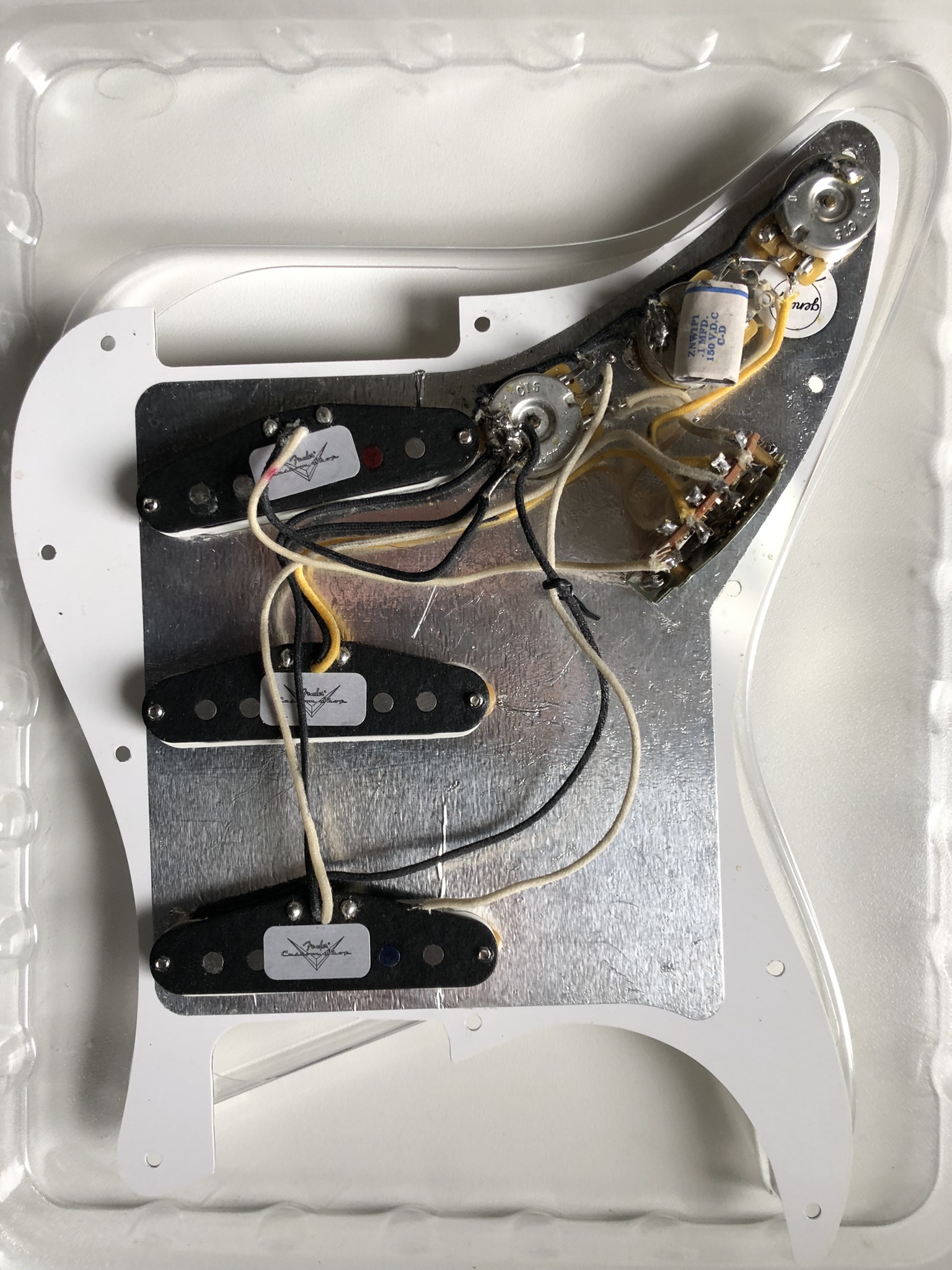 Pickguard Stratocaster - Fender Pickguard Stratocaster - Audiofanzine