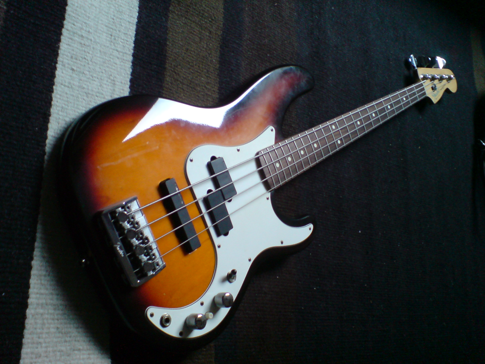 Fender Precision Bass Plus Deluxe 1992 1994 Image 510090 Audiofanzine