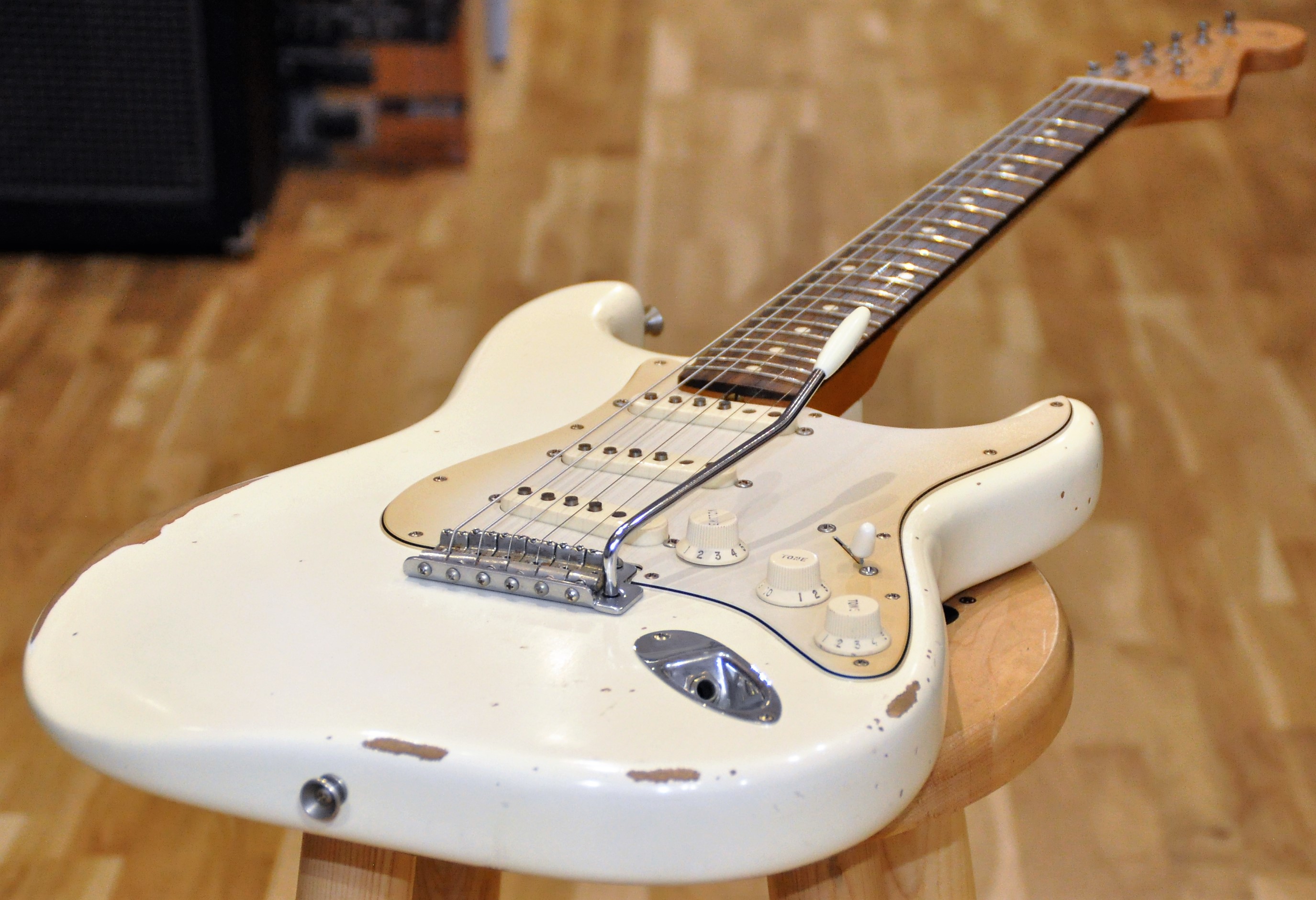 Fender Stratocaster Road Worn, Fender Mexico Road Worn Stratocaster – KRCTV