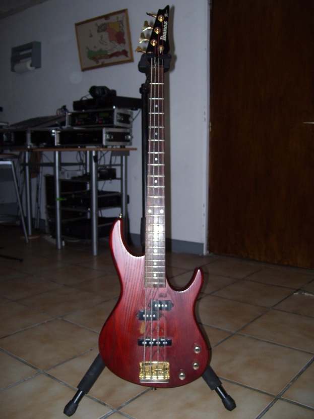 ROC PRO 700 - Fender Roc Pro 700 - Audiofanzine