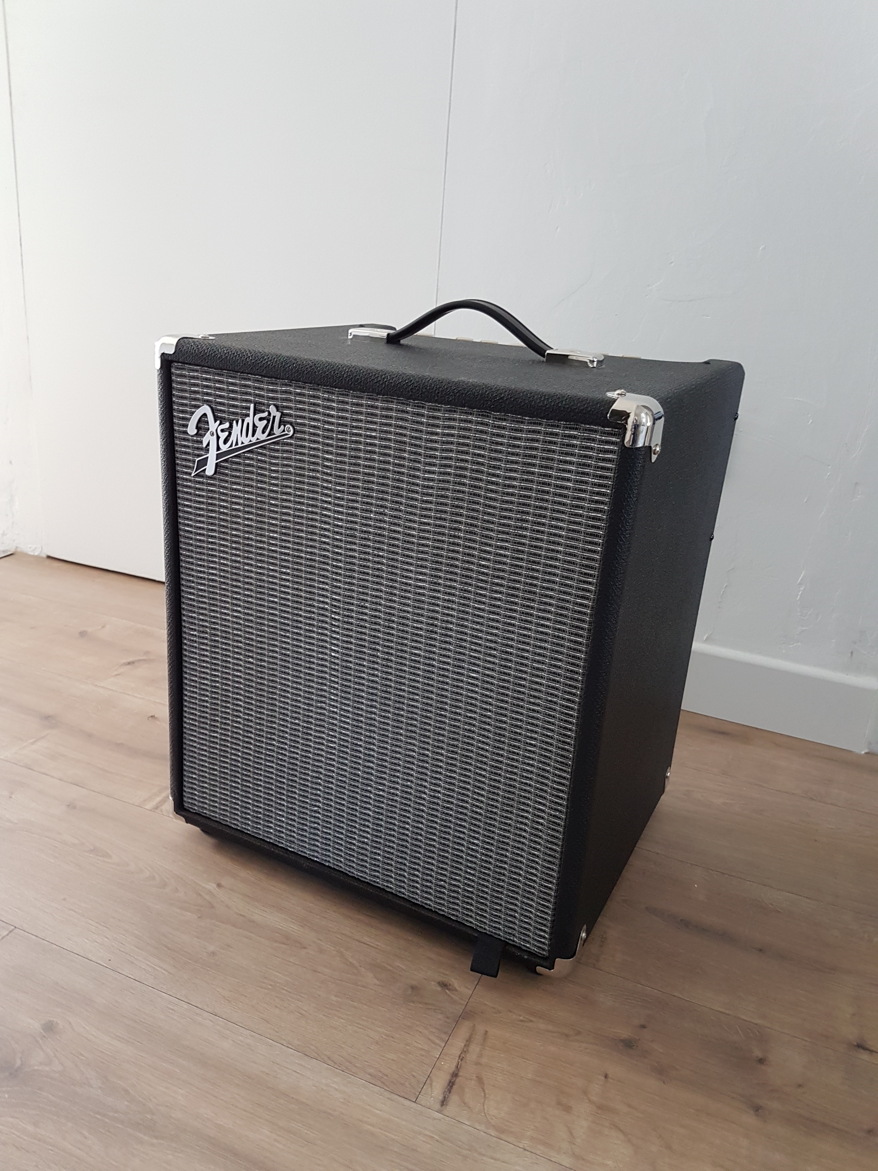 RUMBLE 100 V3 - Fender Rumble 100 V3 - Audiofanzine