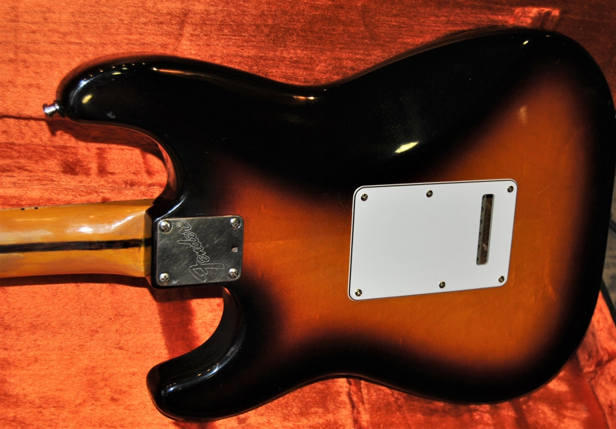 Strat Plus Deluxe [1989-1999] Fender - Audiofanzine