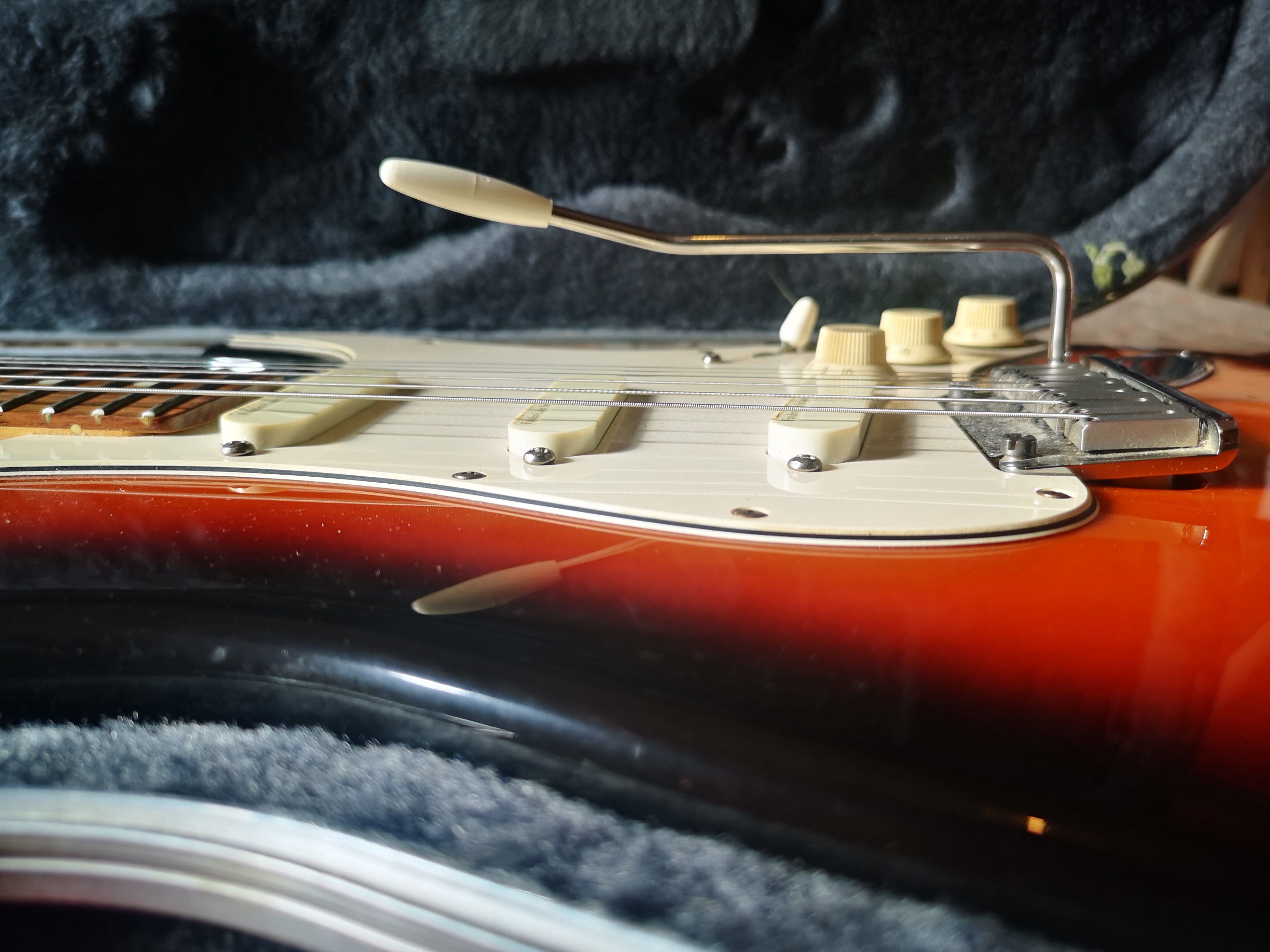 Strat Plus Deluxe [1989-1999] Fender - Audiofanzine