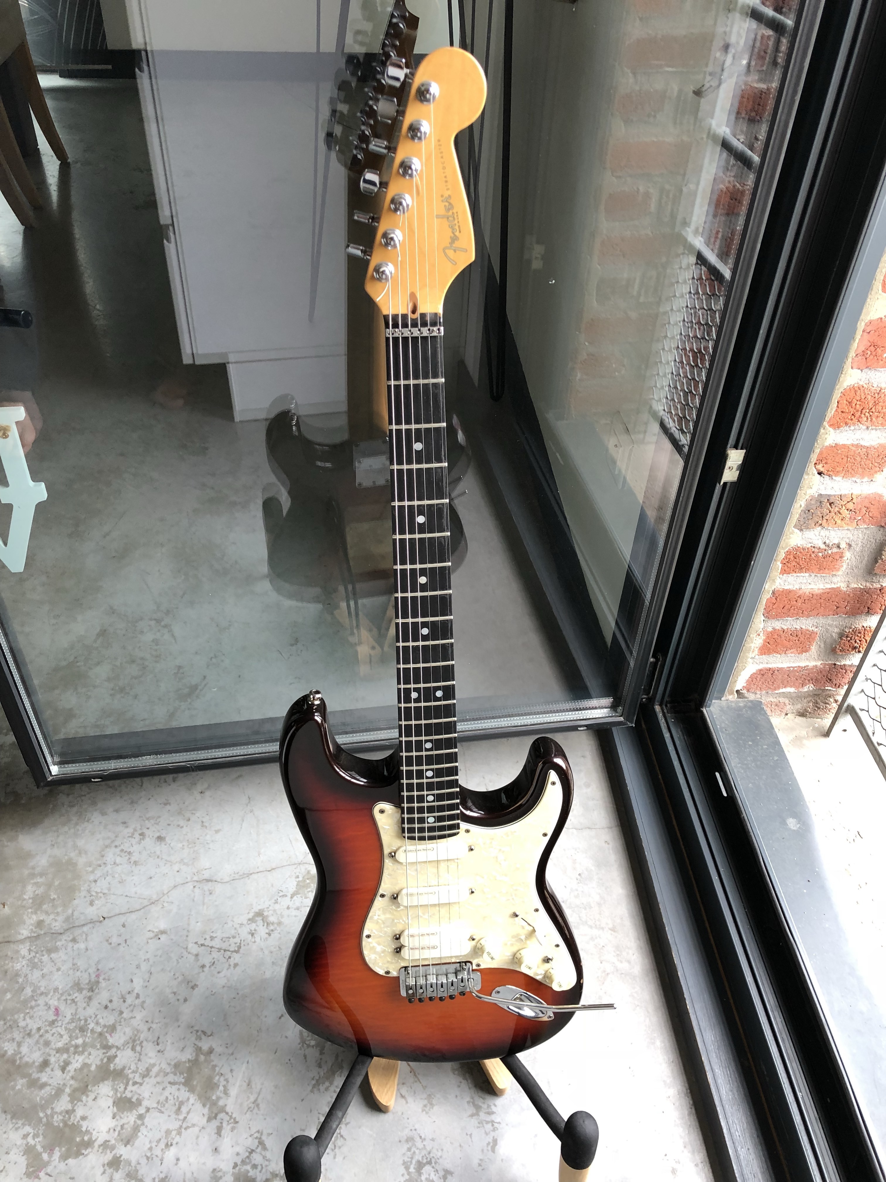 STRAT ULTRA [1990-1997] - Fender Strat Ultra [1990-1997] - Audiofanzine