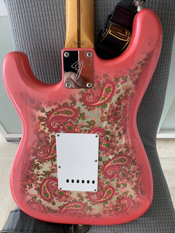 Stratocaster Paisley Reissue Fender - Audiofanzine