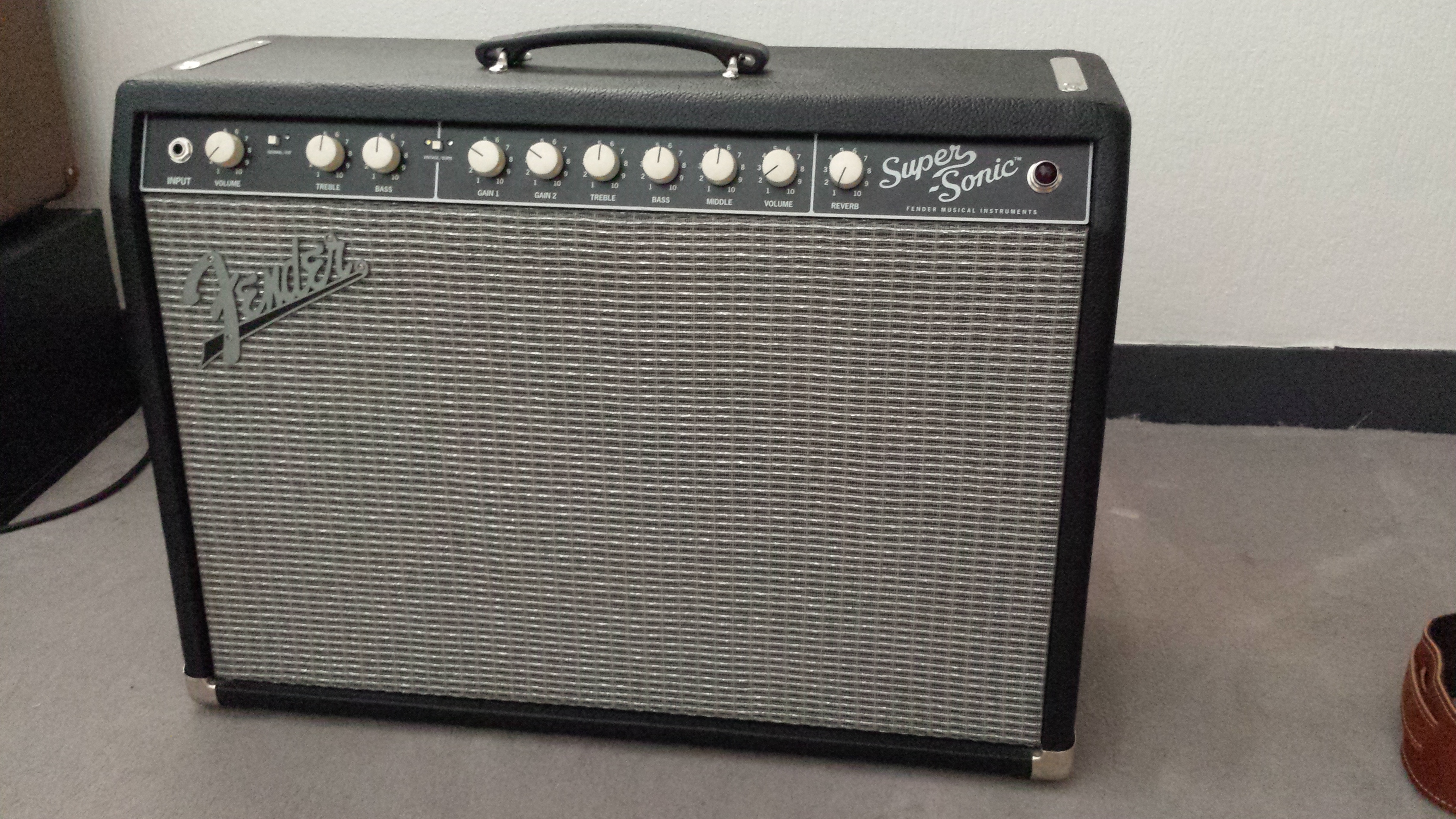 Fender Super-Sonic 22 Combo image (#1179031) - Audiofanzine