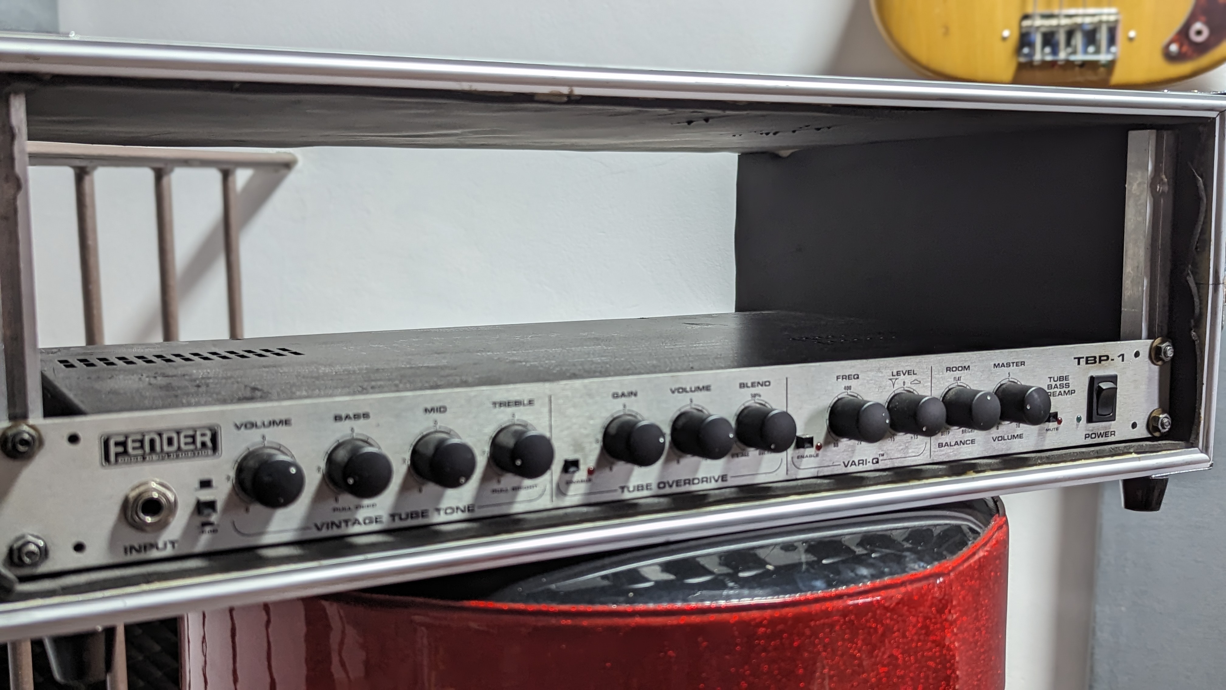 TBP-1 Tube Bass Pre-Amp - Fender TBP-1 Tube Bass Pre-Amp - Audiofanzine