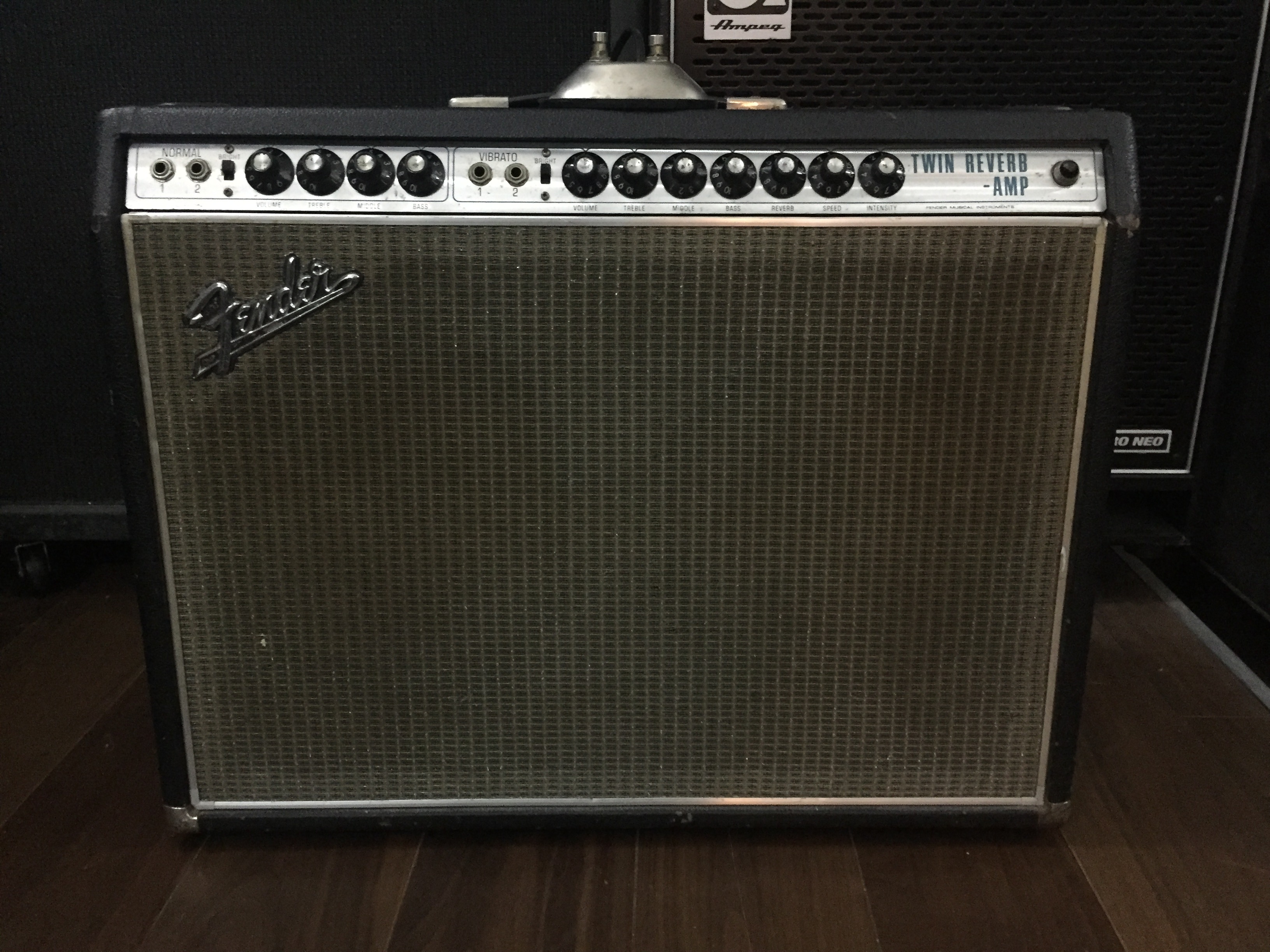 Twin Reverb "Silverface" [1968-1982] Fender - Audiofanzine