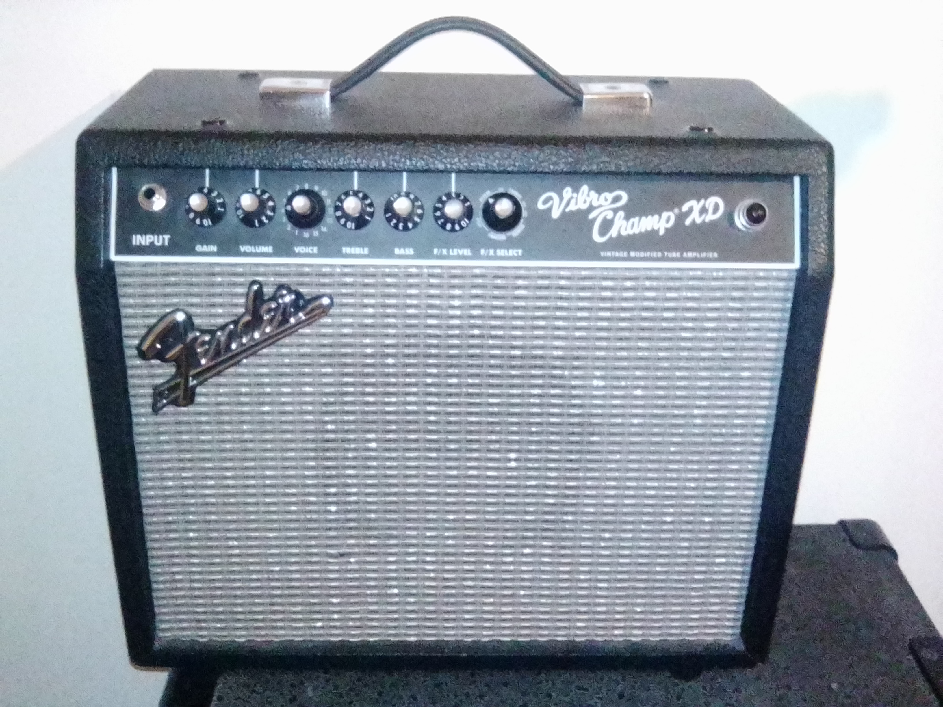 VIBRO CHAMP XD - Fender Vibro Champ XD - Audiofanzine
