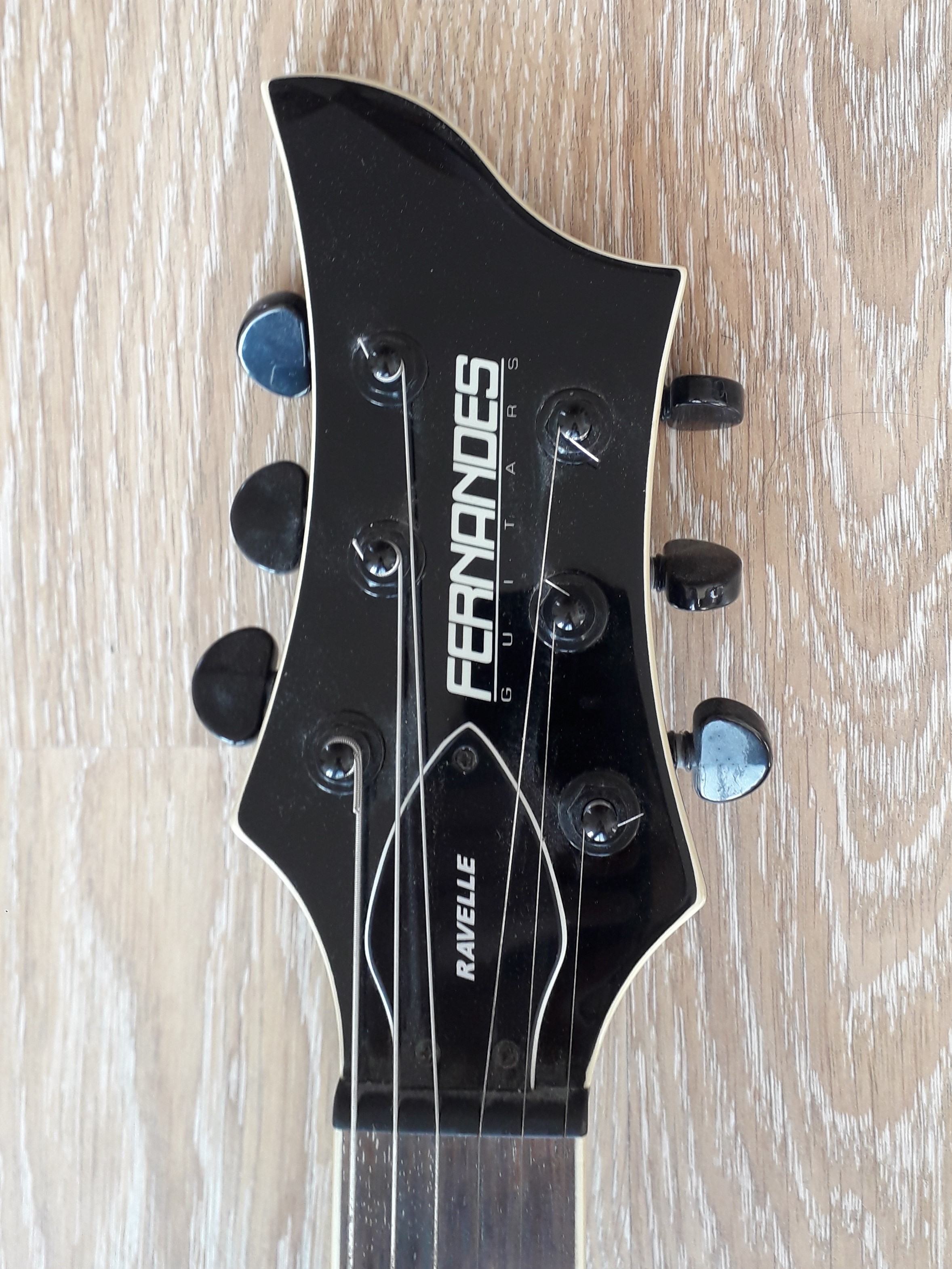 Ravelle Deluxe - Fernandes Ravelle Deluxe - Audiofanzine