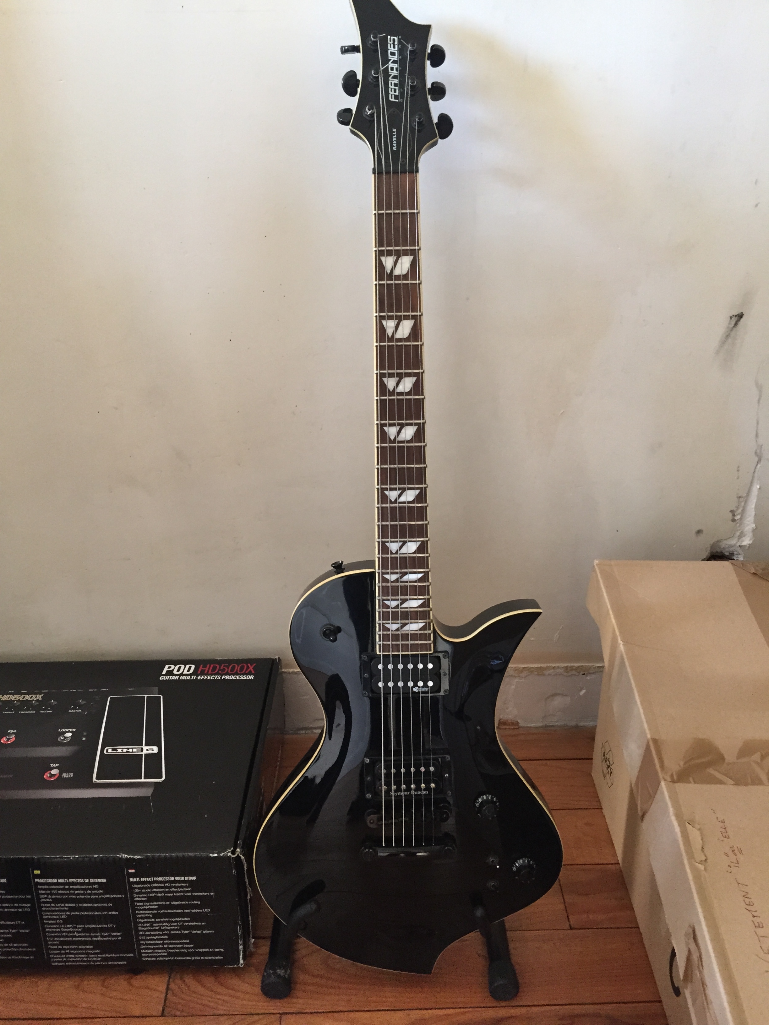 RAVELLE DELUXE - BLACK - Fernandes Ravelle Deluxe - Black - Audiofanzine