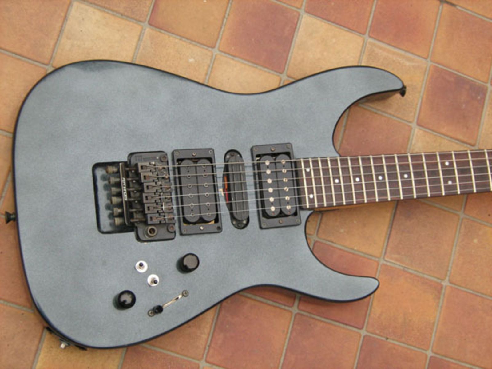 Revolver Pro - Fernandes Revolver Pro - Audiofanzine