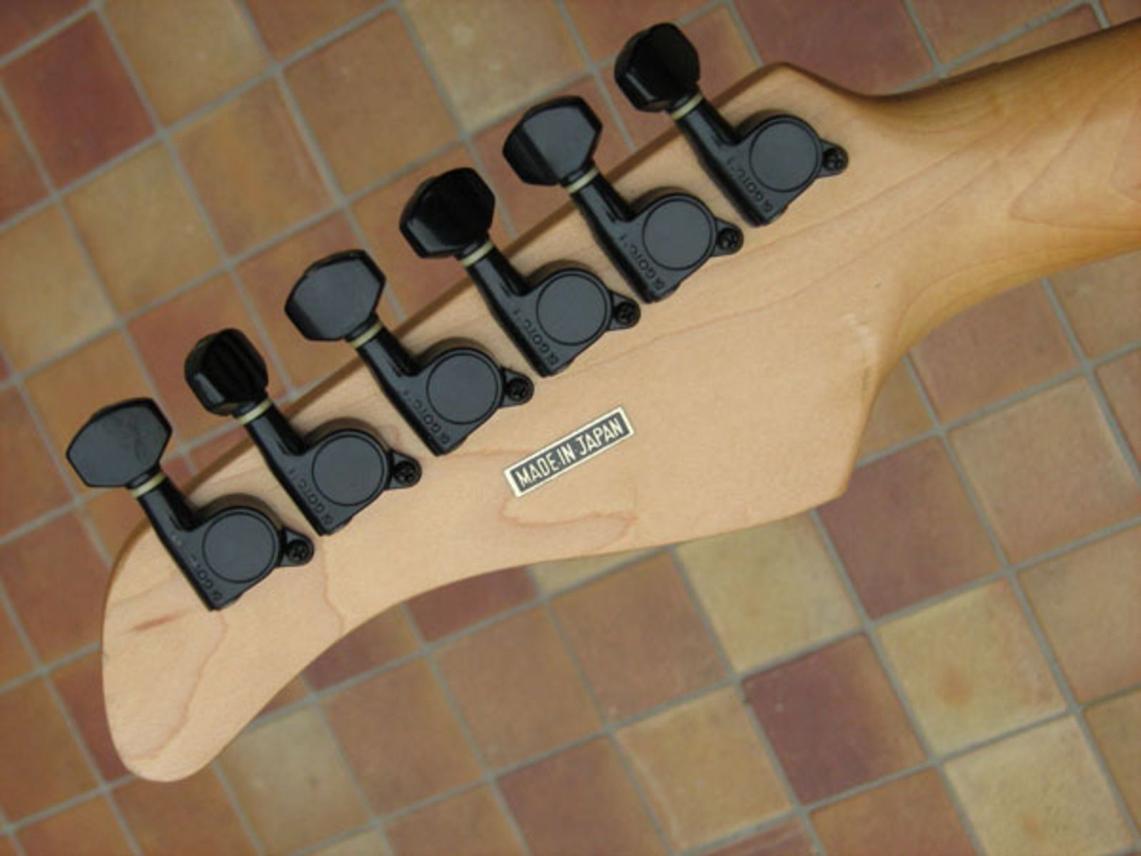 Revolver Pro - Fernandes Revolver Pro - Audiofanzine