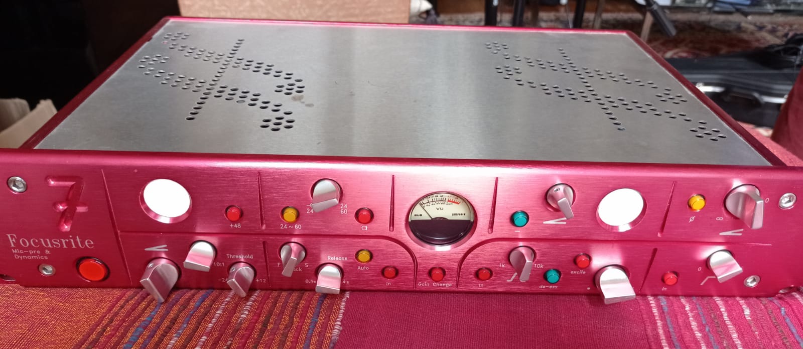 Red 7 Mono Mic-Pre & Dynamics Focusrite - Audiofanzine