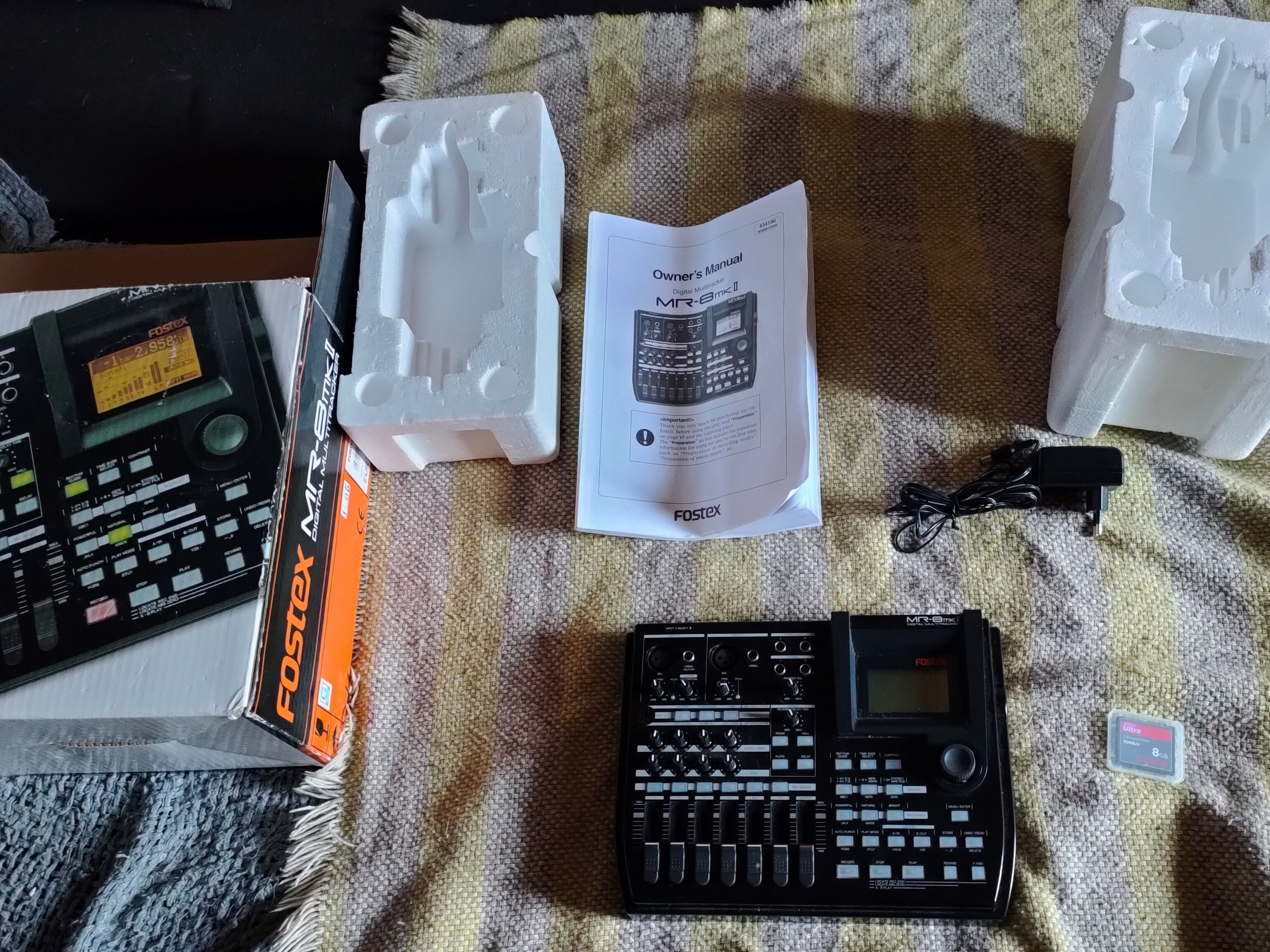 MR-8 MkII - Fostex MR-8 MkII - Audiofanzine