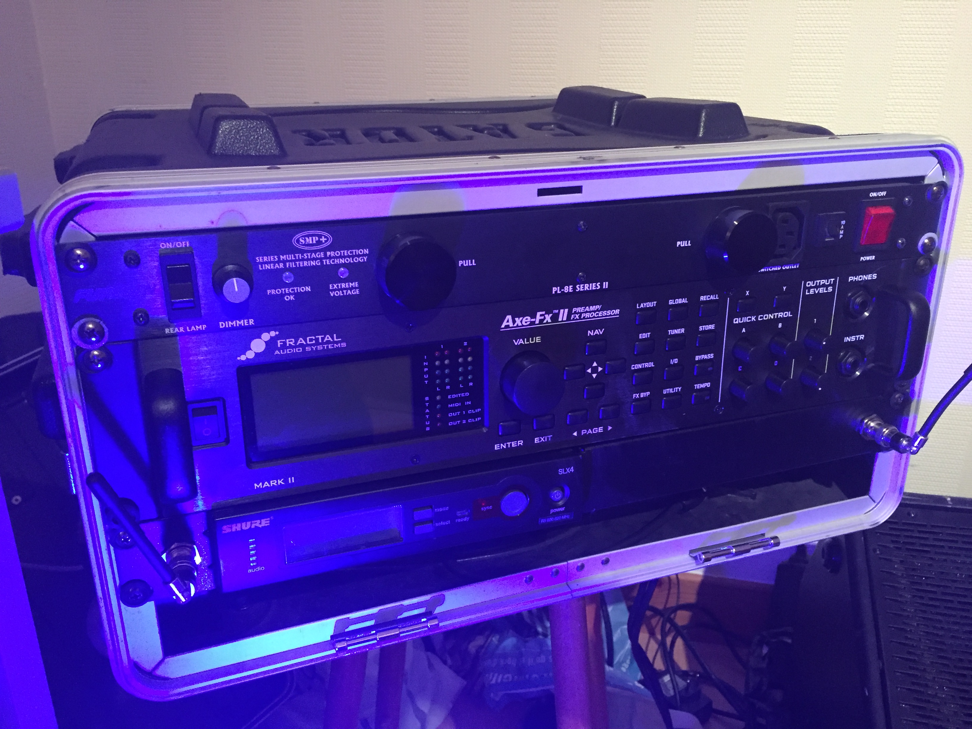 MFC-101 - Fractal Audio Systems MFC-101 - Audiofanzine