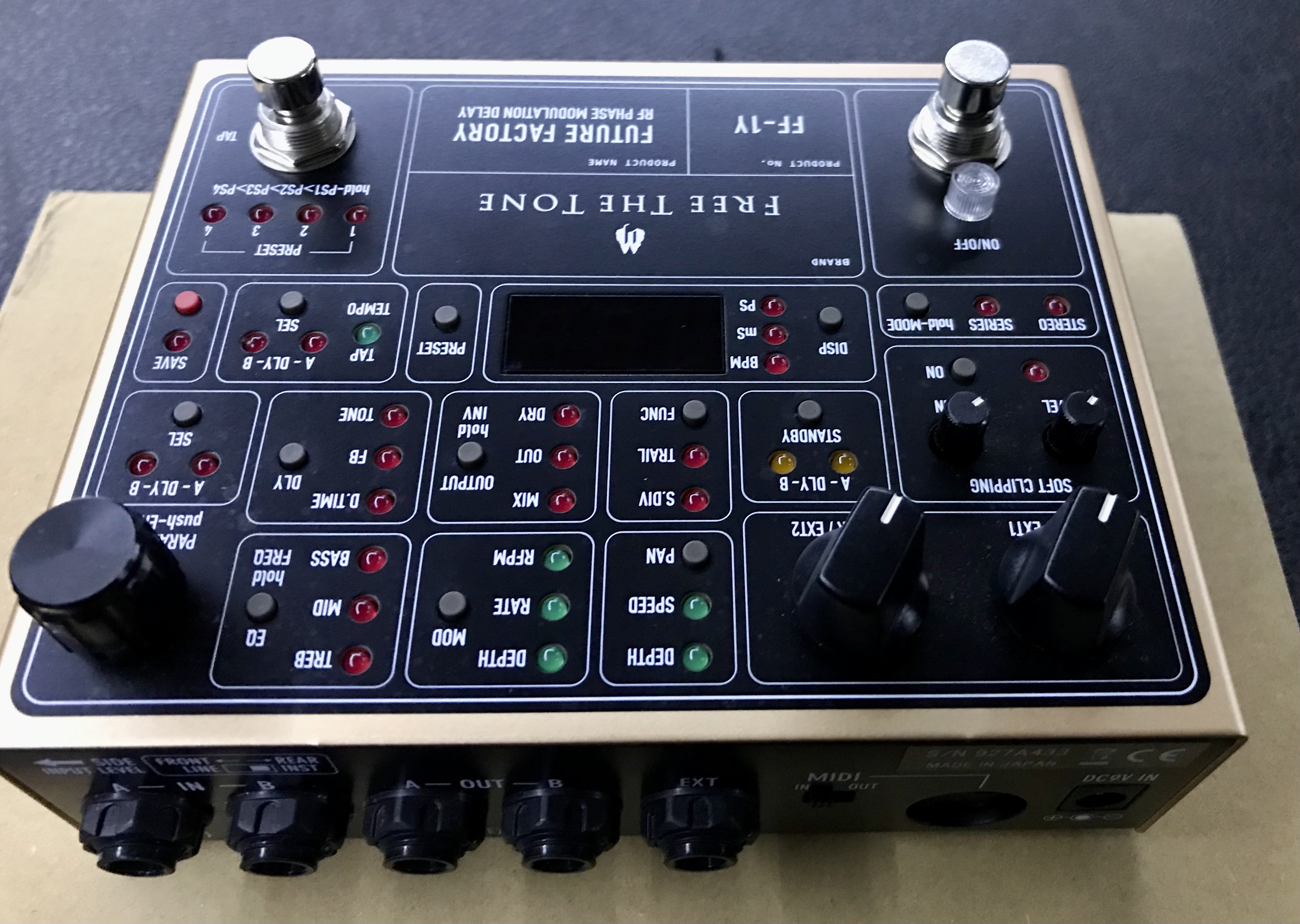 FUTURE FACTORY FF-1Y RF PHASE MODULATION DELAY Free The Tone - Audiofanzine