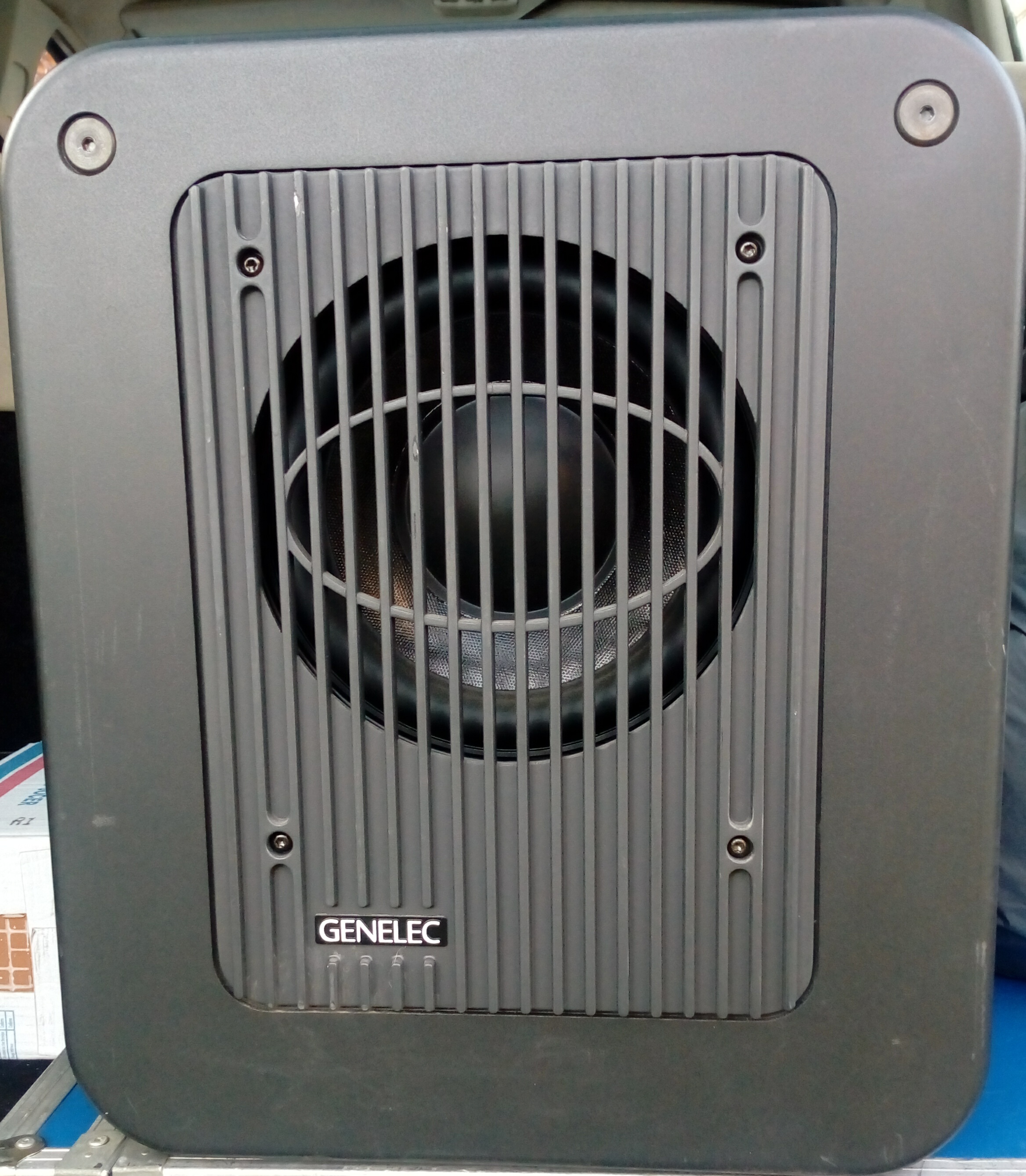 7050B - Genelec 7050B - Audiofanzine