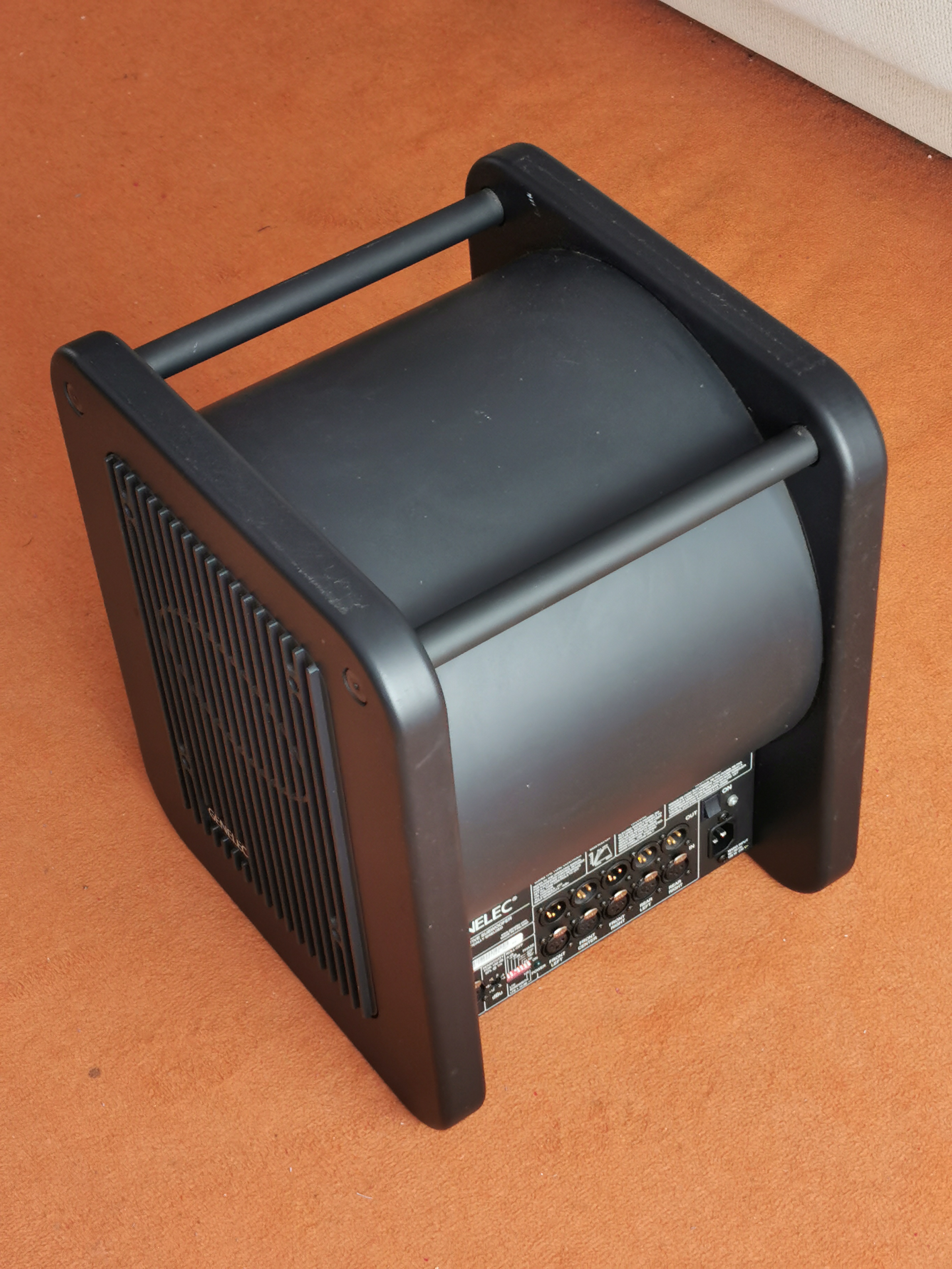 7050B - Genelec 7050B - Audiofanzine