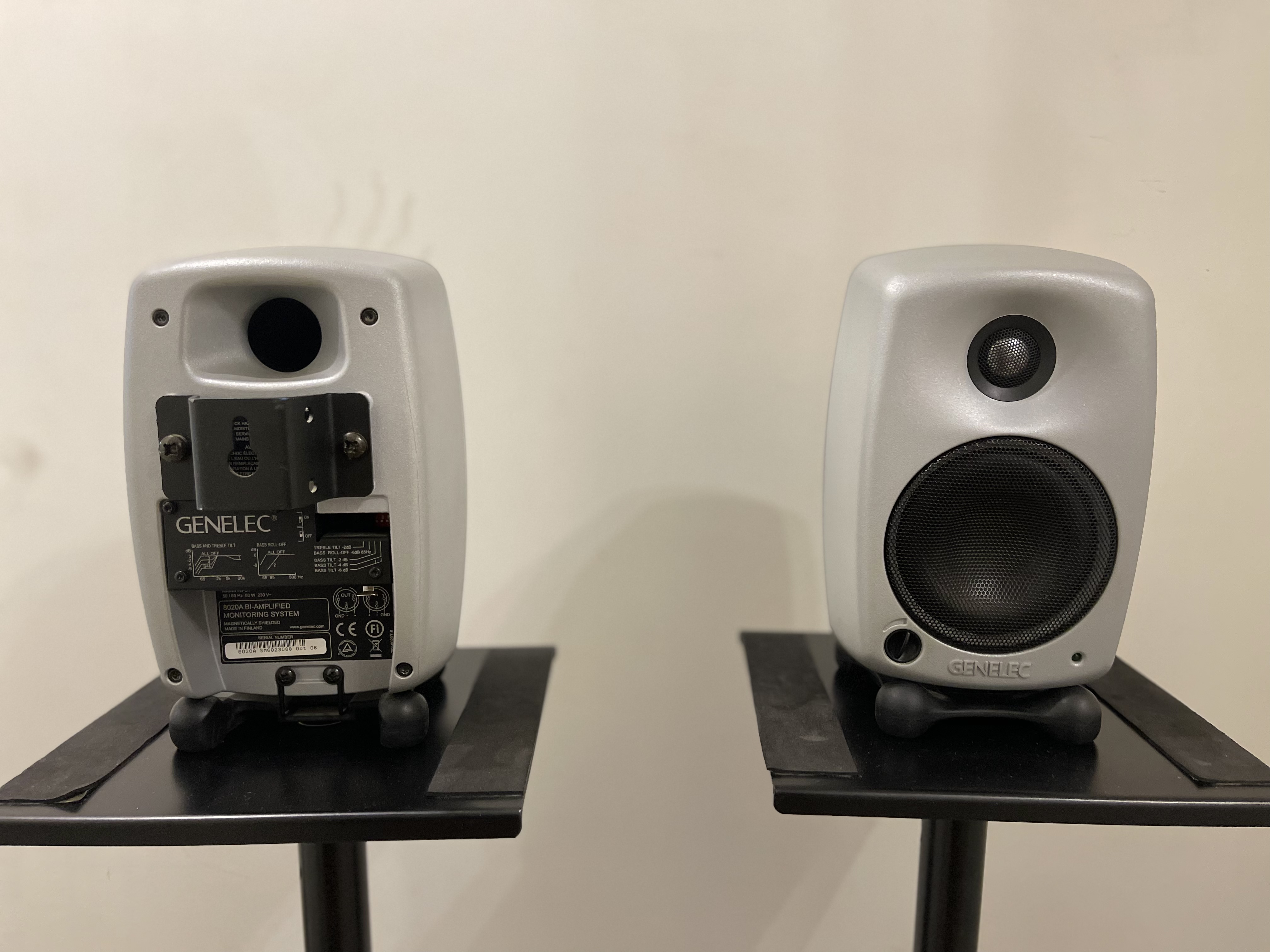 8020A - Genelec 8020A - Audiofanzine
