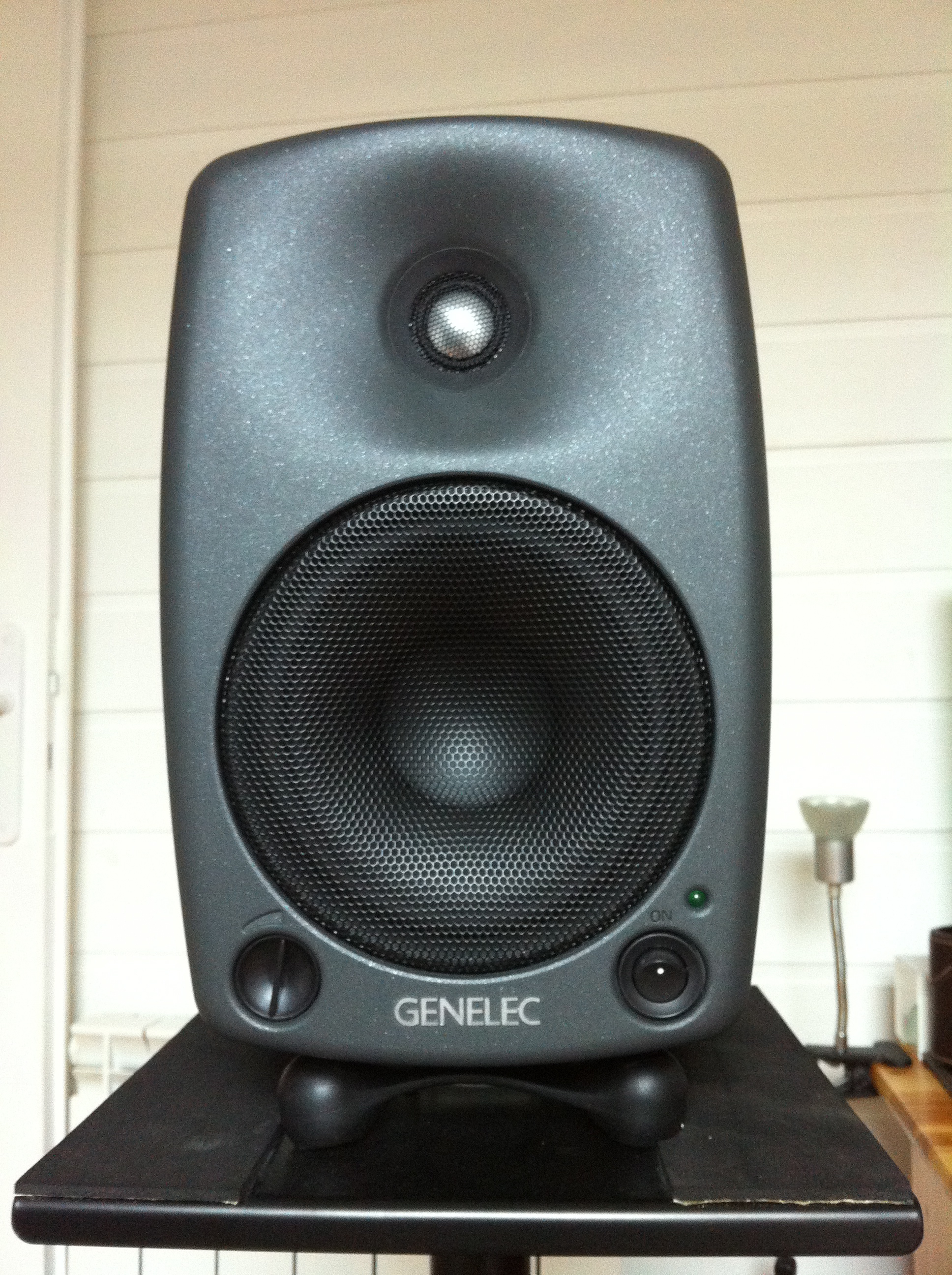 Genelec 8030A image (#479045) - Audiofanzine