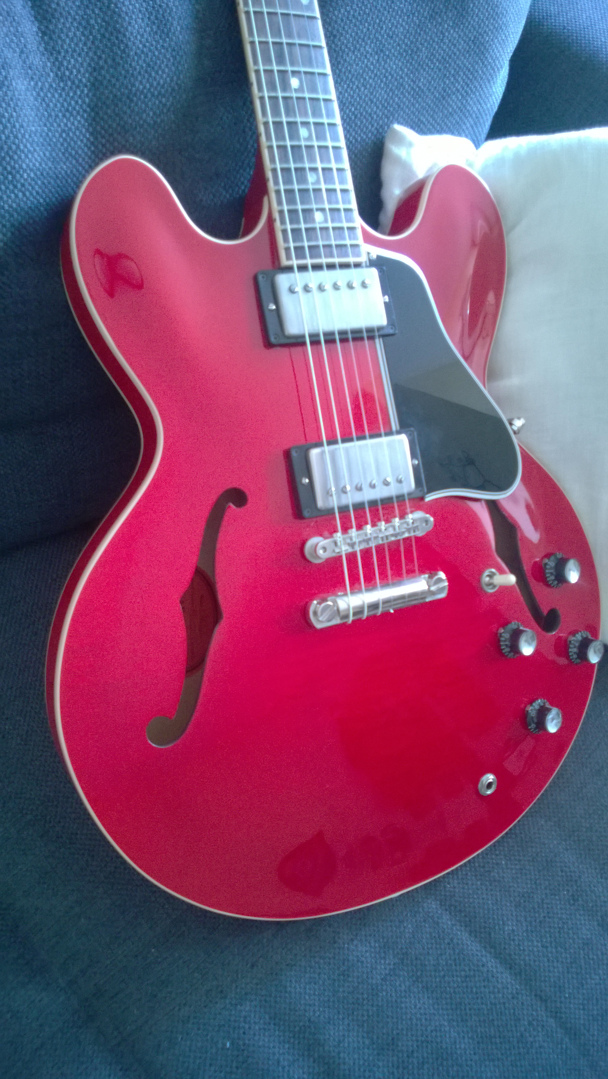 1959 ES-335 Dot Reissue 2013 - Faded Cherry Gibson - Audiofanzine