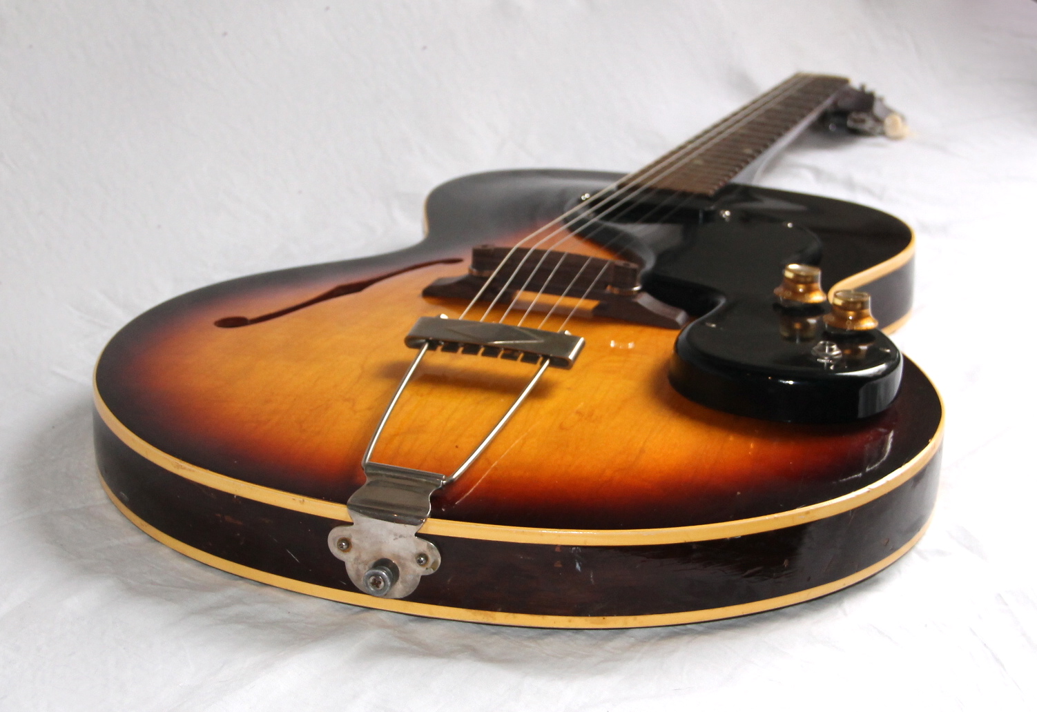 Gibson ES-120T image (#575001) - Audiofanzine