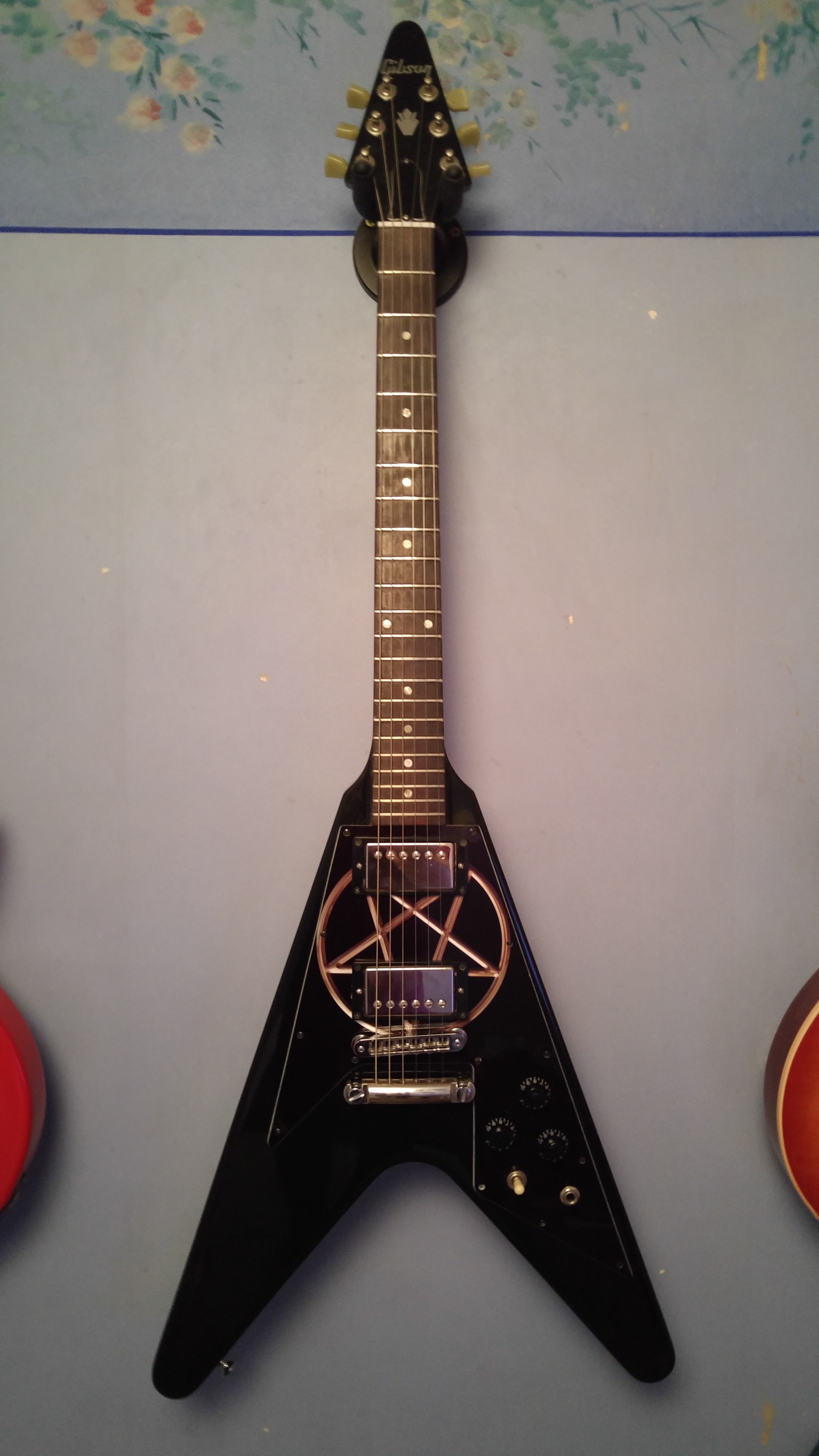 Photo Gibson Flying V '67 Reissue - Classic White : Gibson Flying V '67 ...