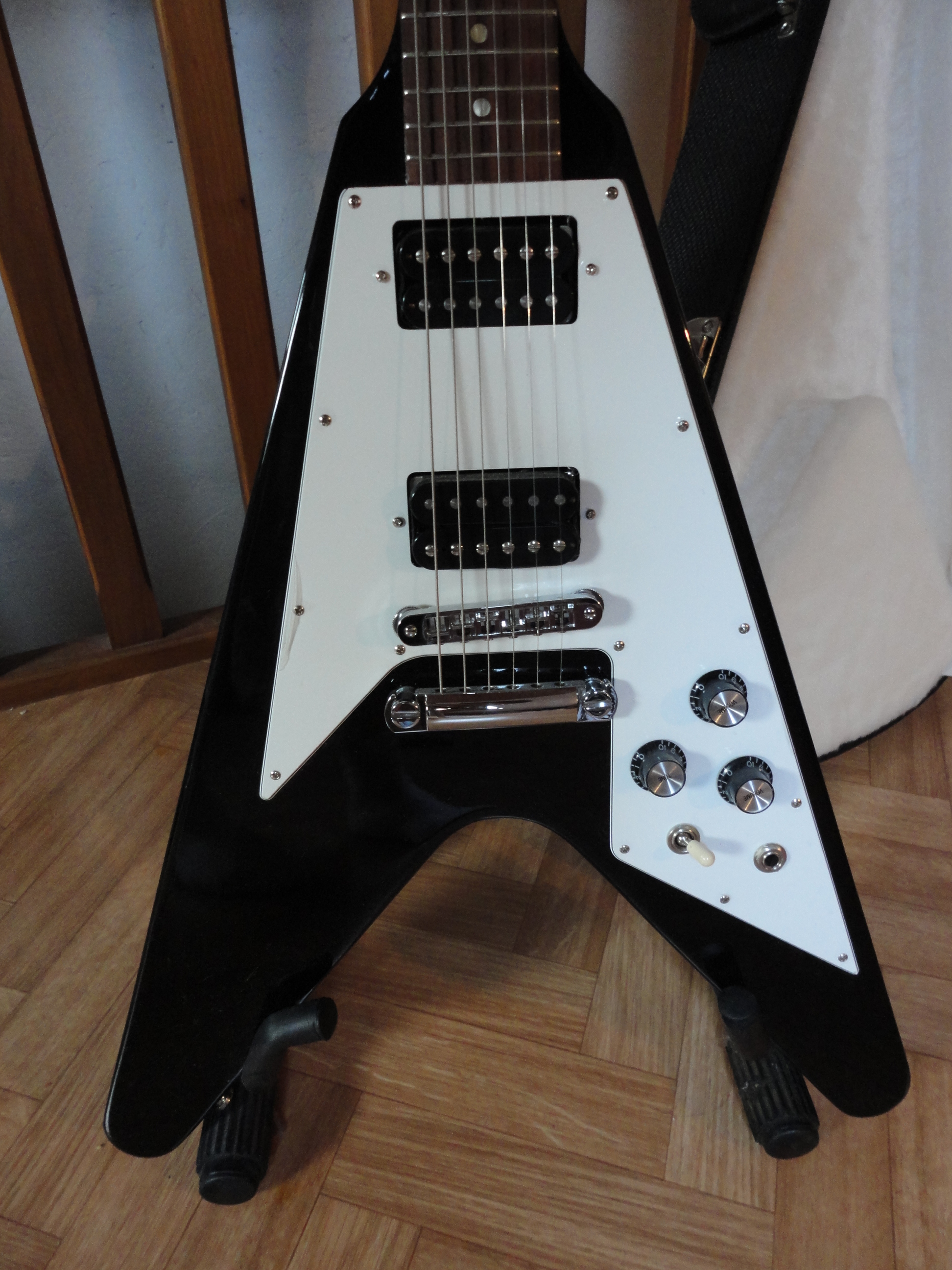 Photo Gibson Flying V '67 Reissue - Classic White : Gibson Flying V ...