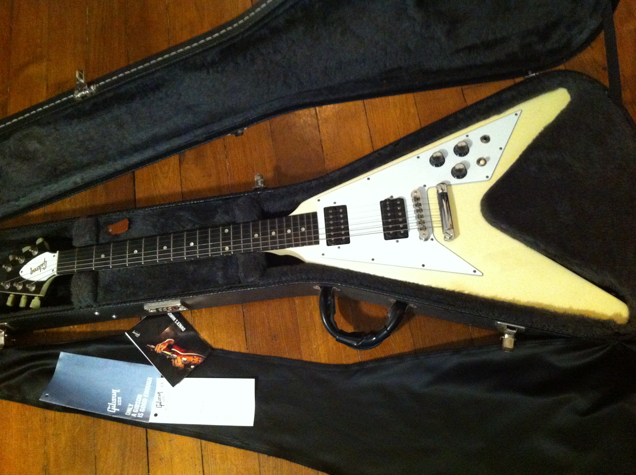 Flying V '68 Reissue - Classic White Gibson - Audiofanzine