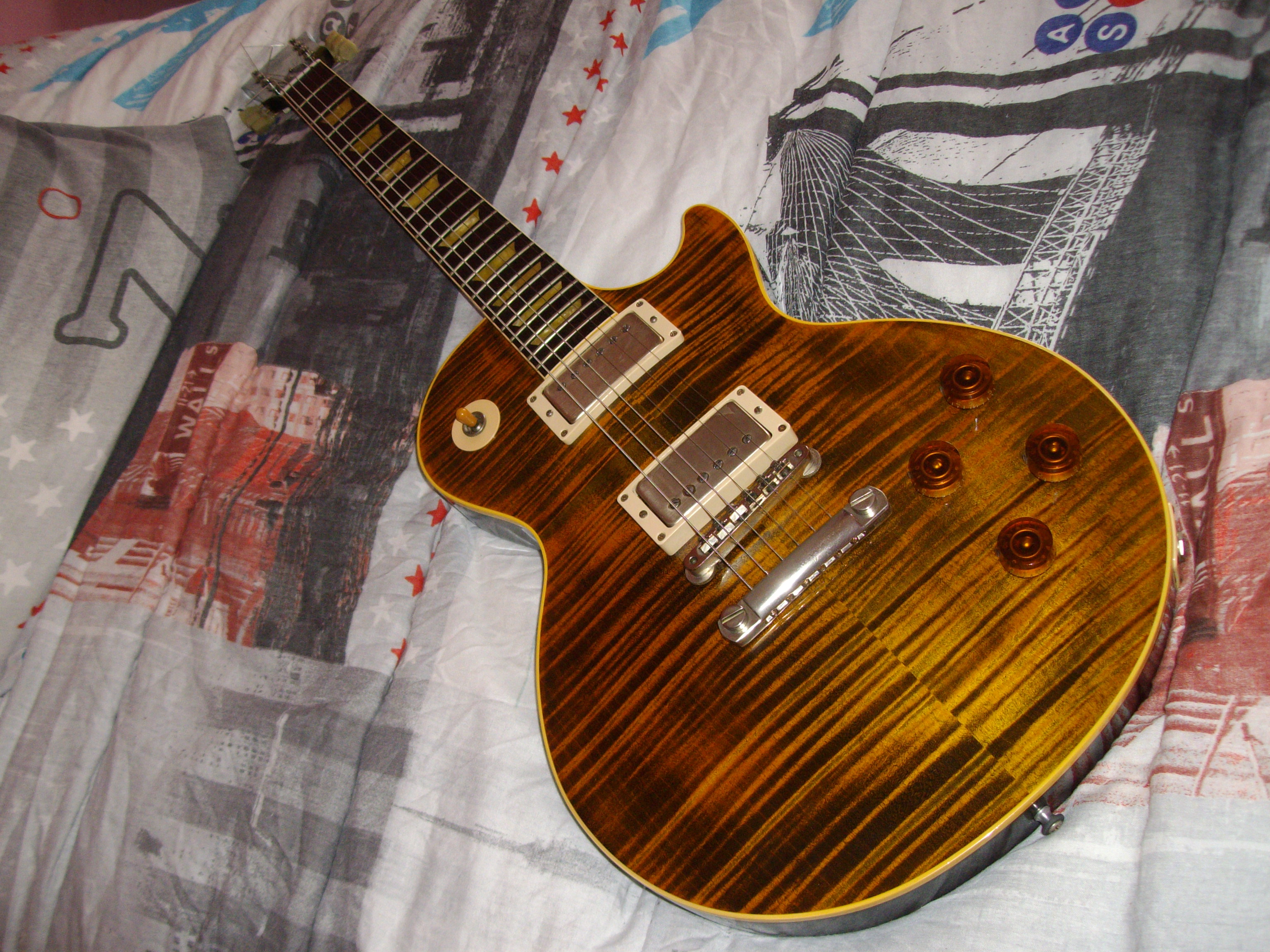 Joe Perry Boneyard Les Paul - Green Tiger with Stopbar Gibson ...